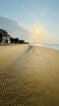 Beach 10 minutes walk