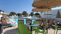 Pool and bar area