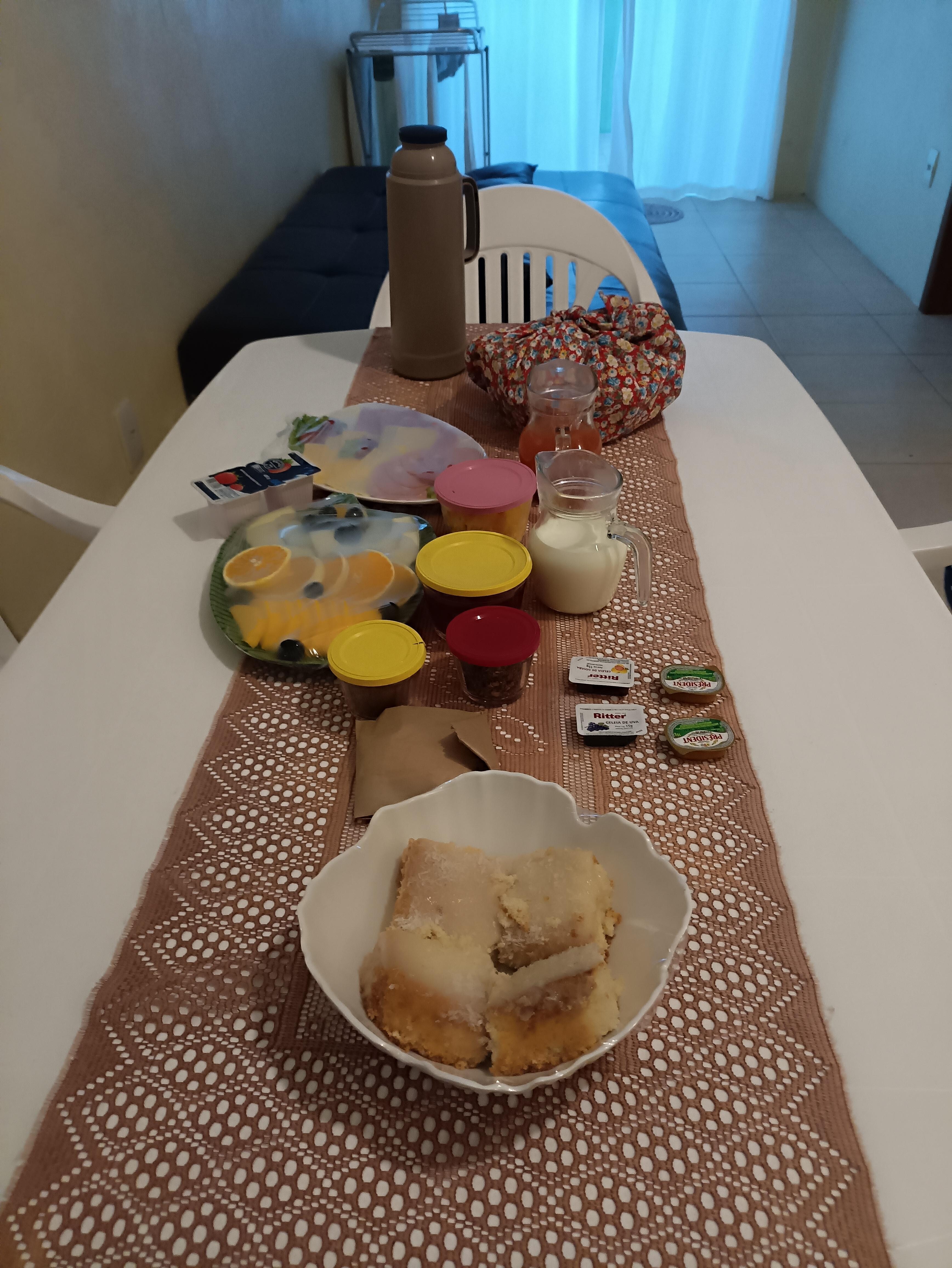 Café da manhã.
