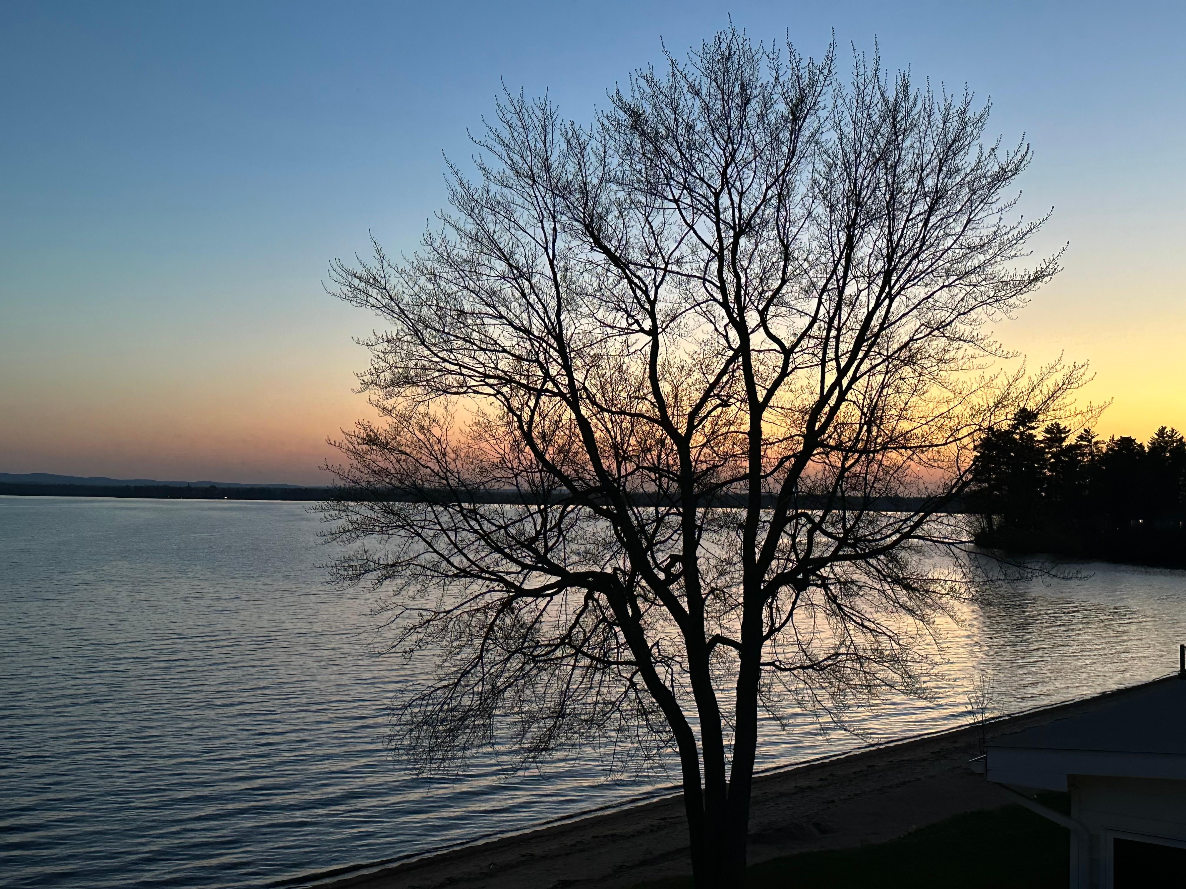 Sunset at golden lake 