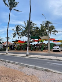 Praia do em frente ao hotel ótima