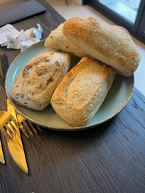 Cooked breakfast to order?? Warm bread rolls!