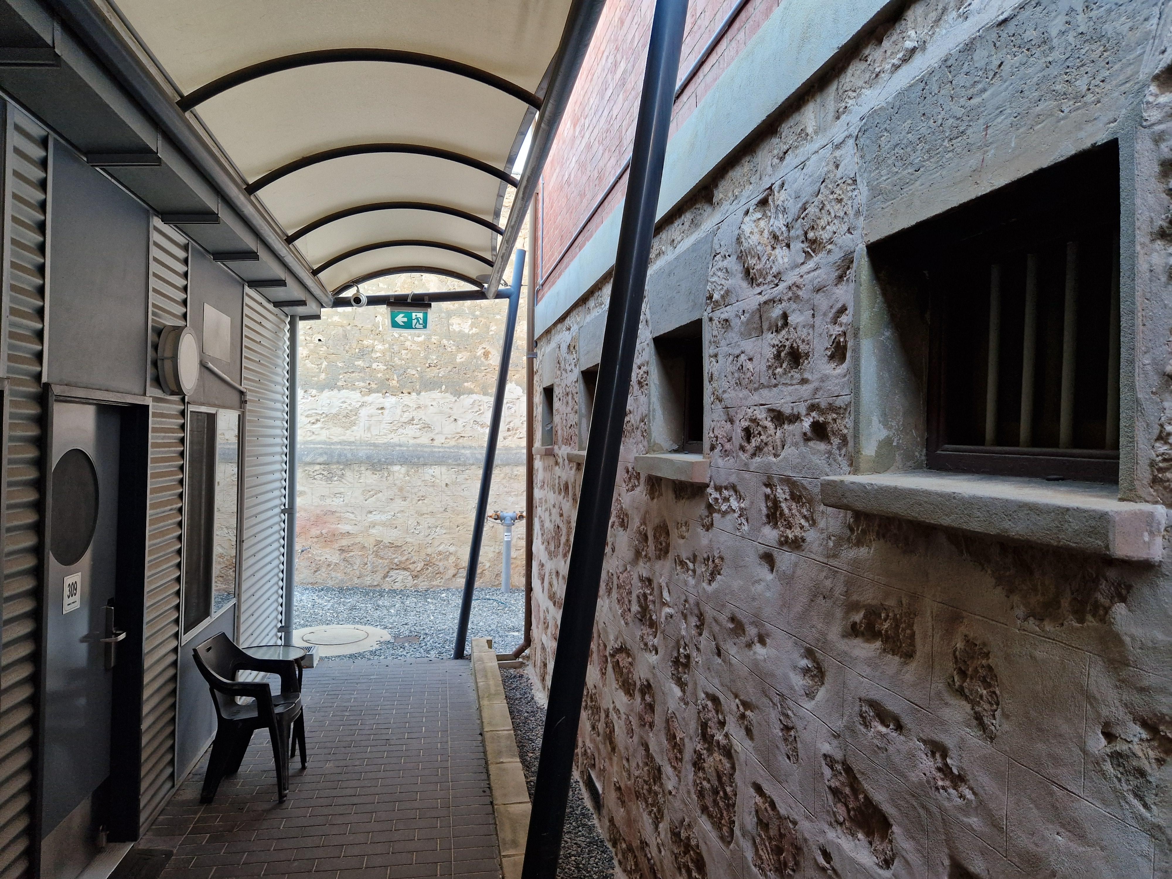 En-suite room passage