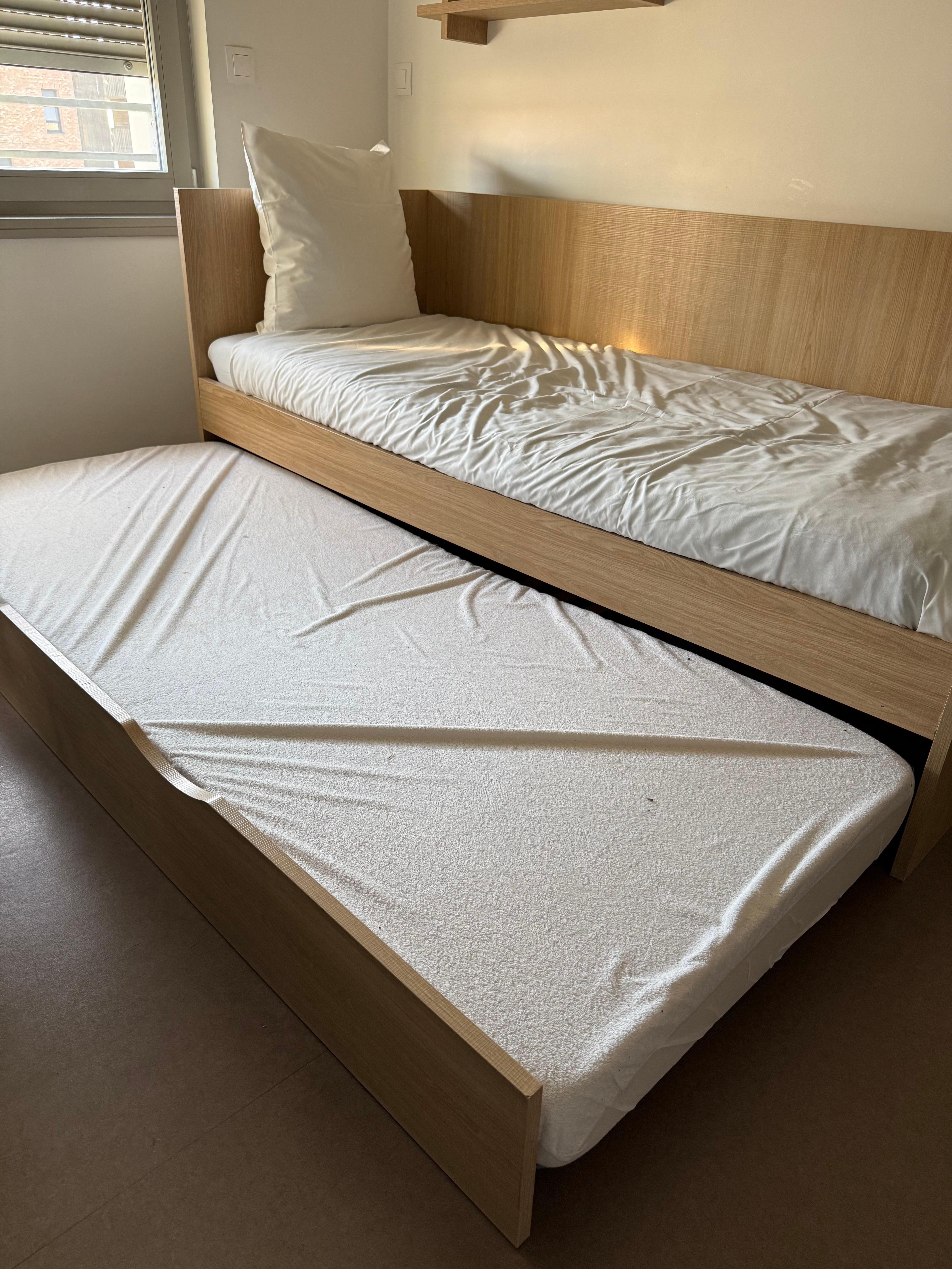 Solution de l’hôte pour avoir un « lit double », les deux matelas n’étant pas au même niveau de hauteur