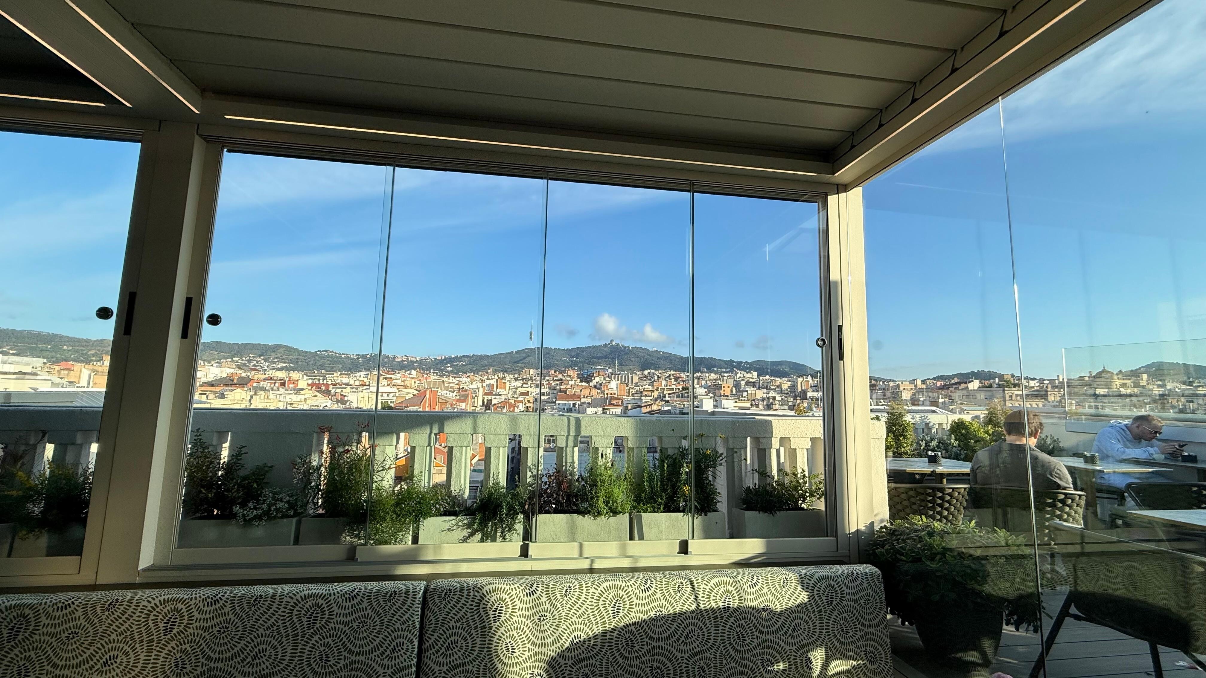 Roof top breakfast