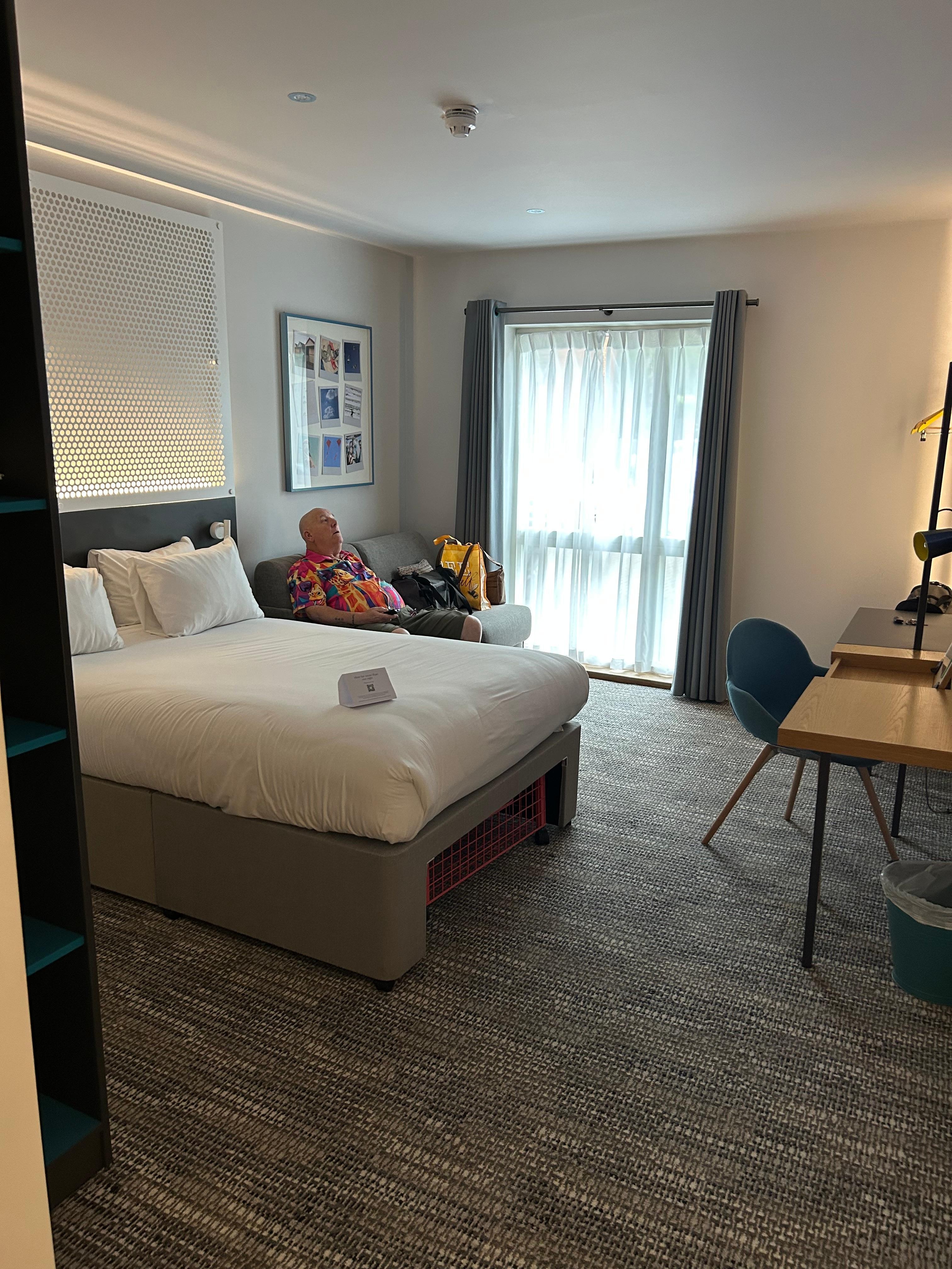 Room 32