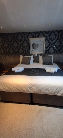 Lovely bedroom with super king bed