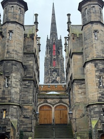 Jonny knox monument ved universitetet