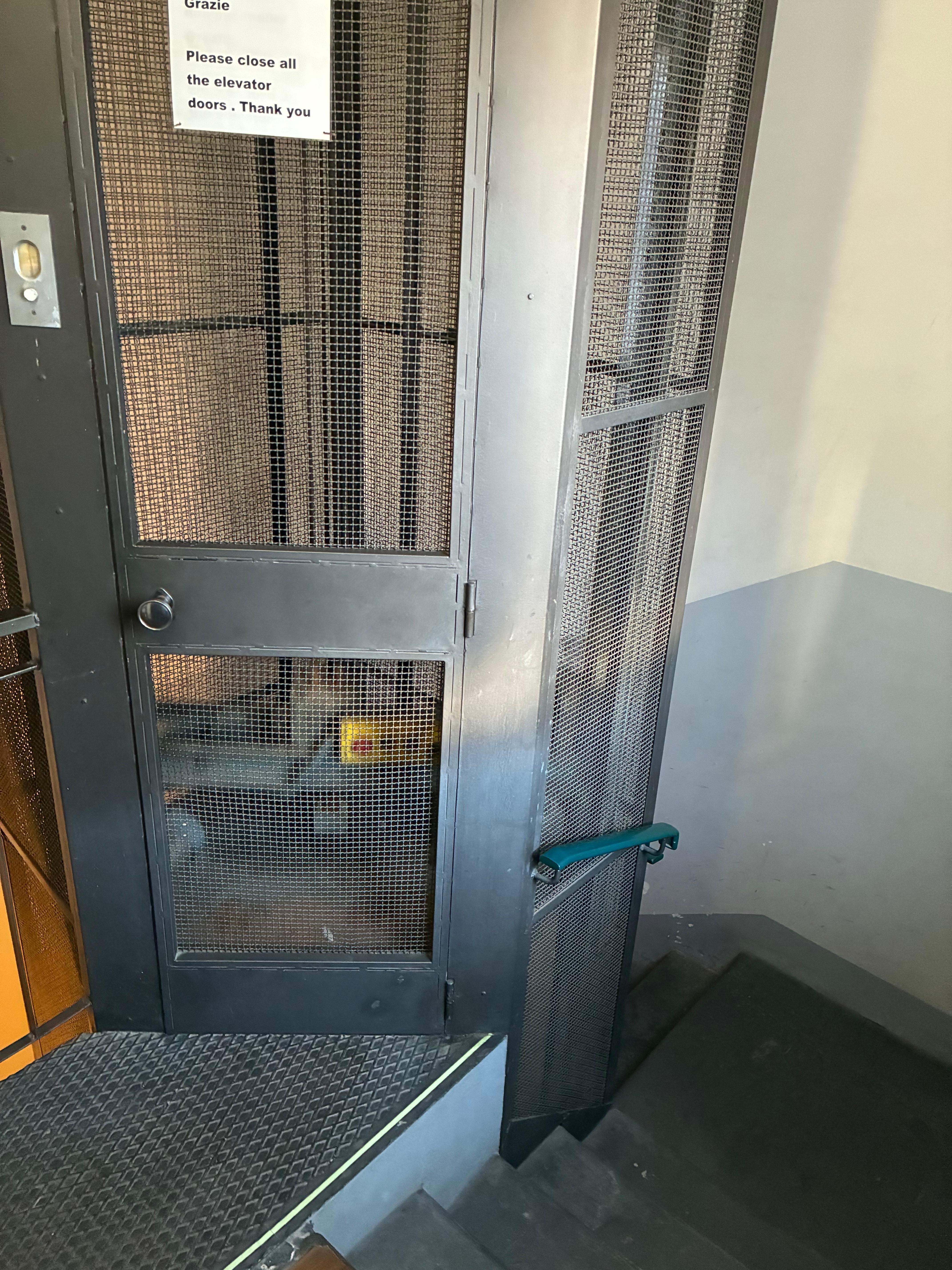 Tiny fun elevator 