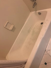 Bathtub paint peeling