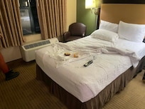 Previous guest trash during check in