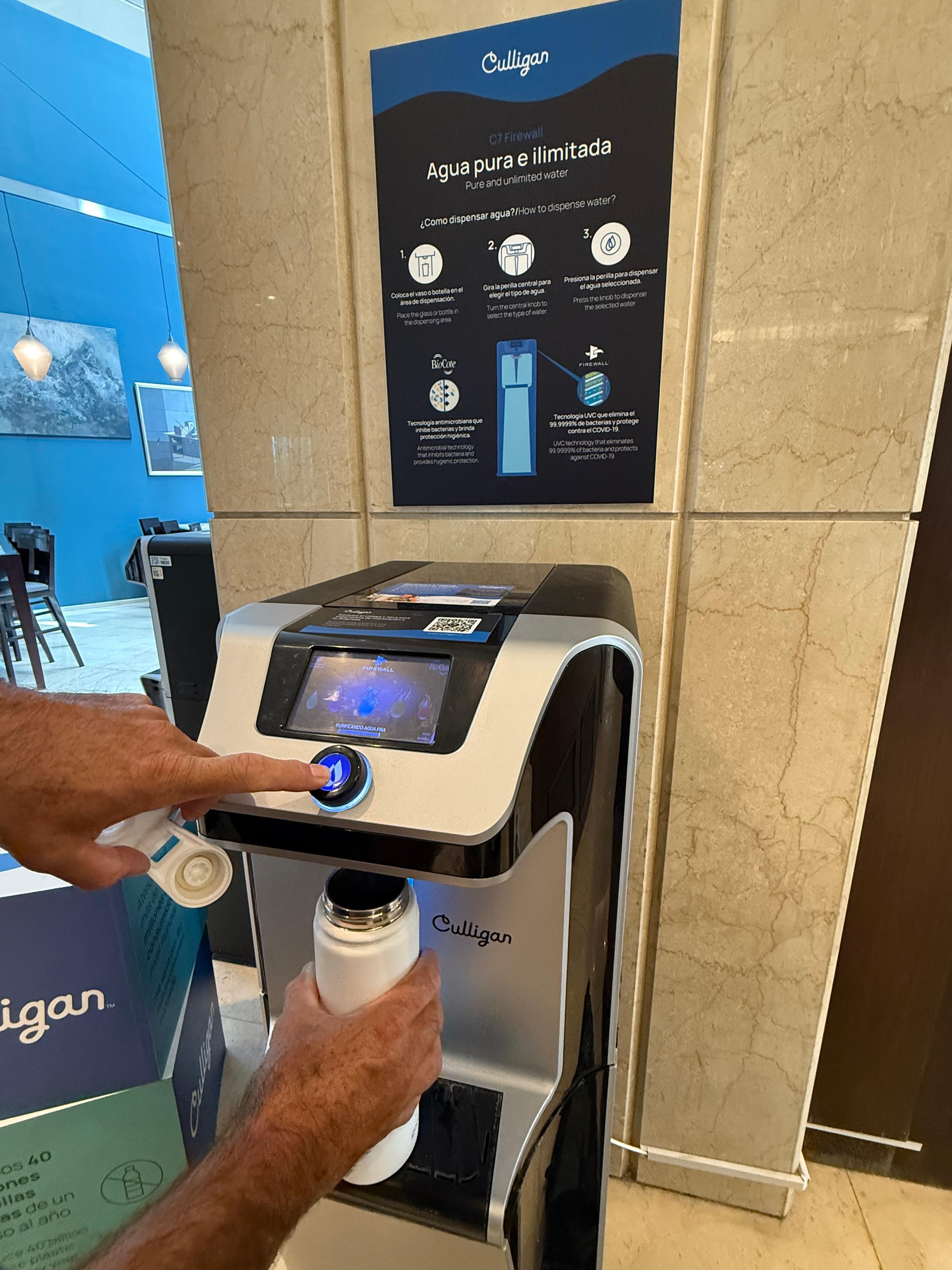 Àgua a disposição dos clientes 