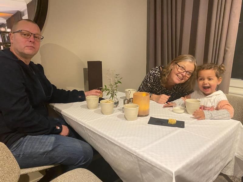 Gick också bra med barnbarn,  bra med chipsskålar 👍