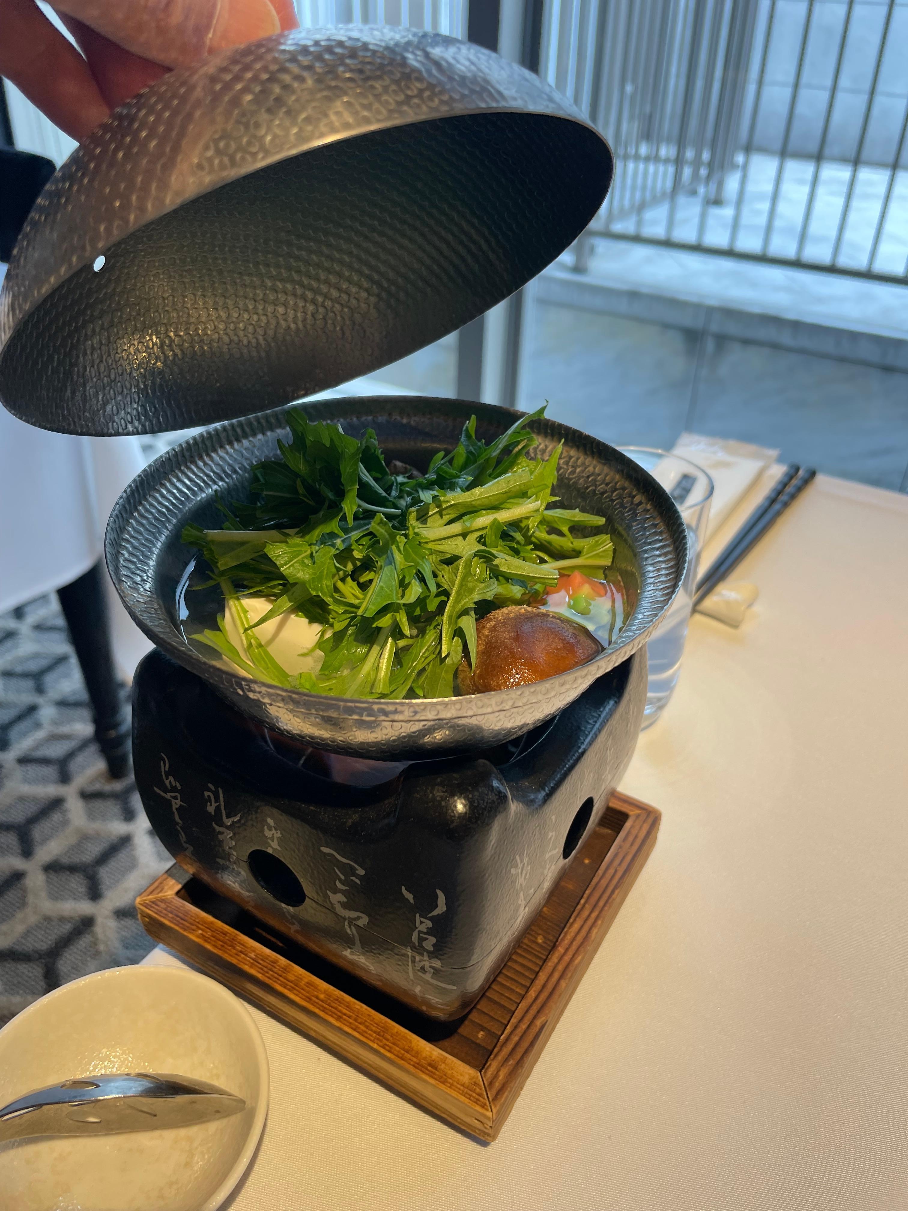 Soppa med grönsaker och tofu