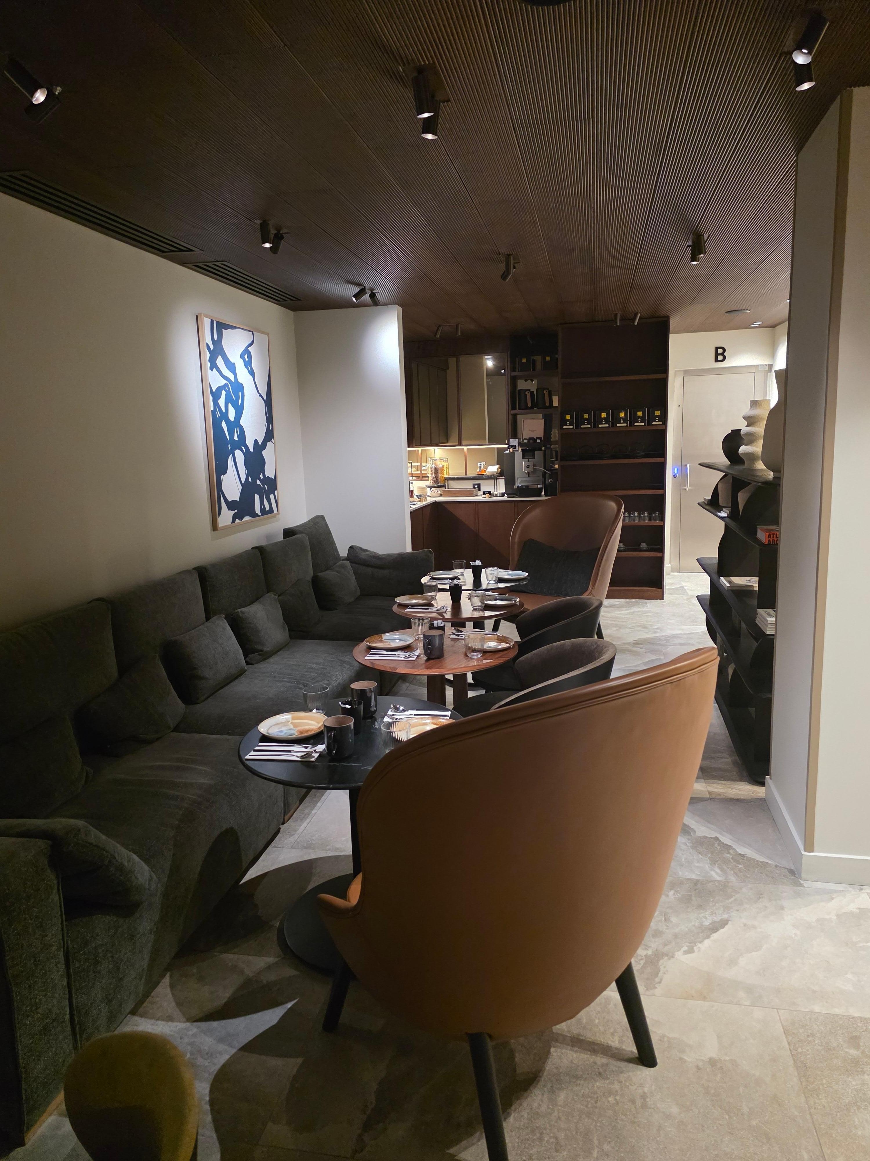 작은식당이지만 깔끔하고 음식도 맛있음