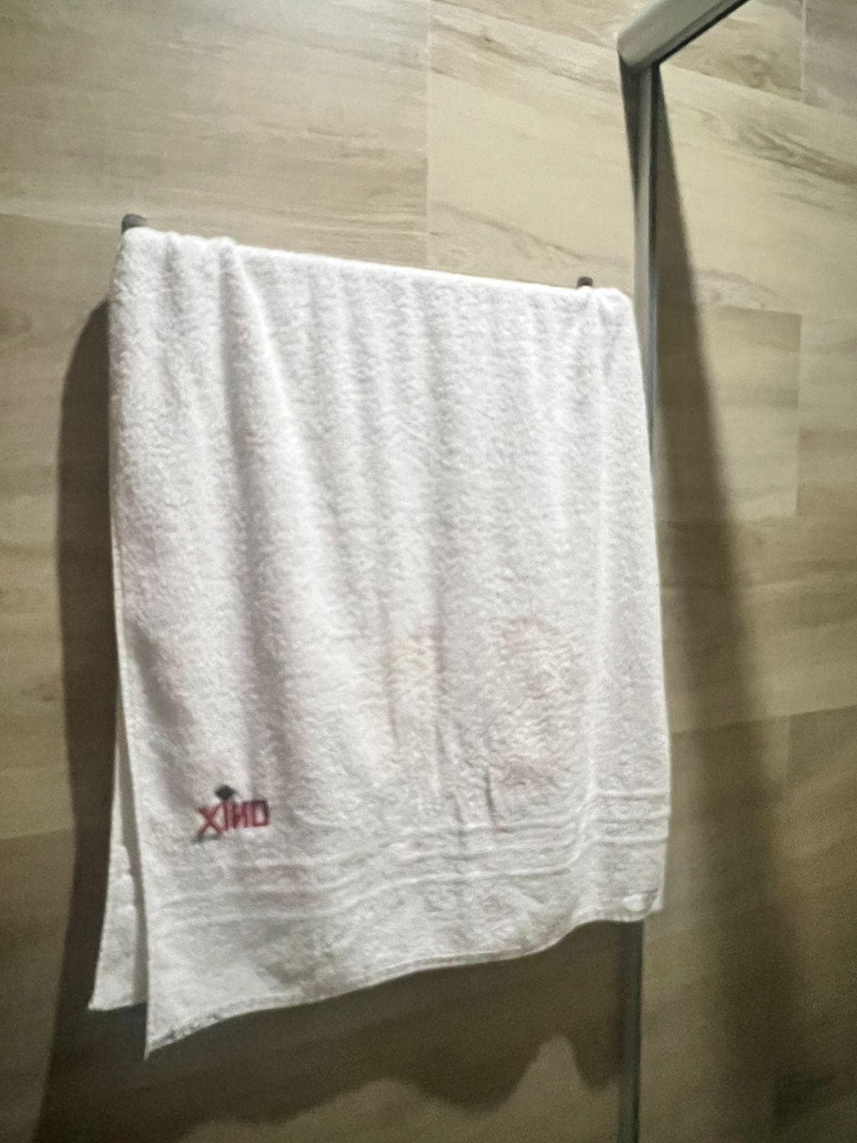 Não há toalha de rosto.