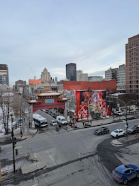 This is Chinatown and it giving so much vibes