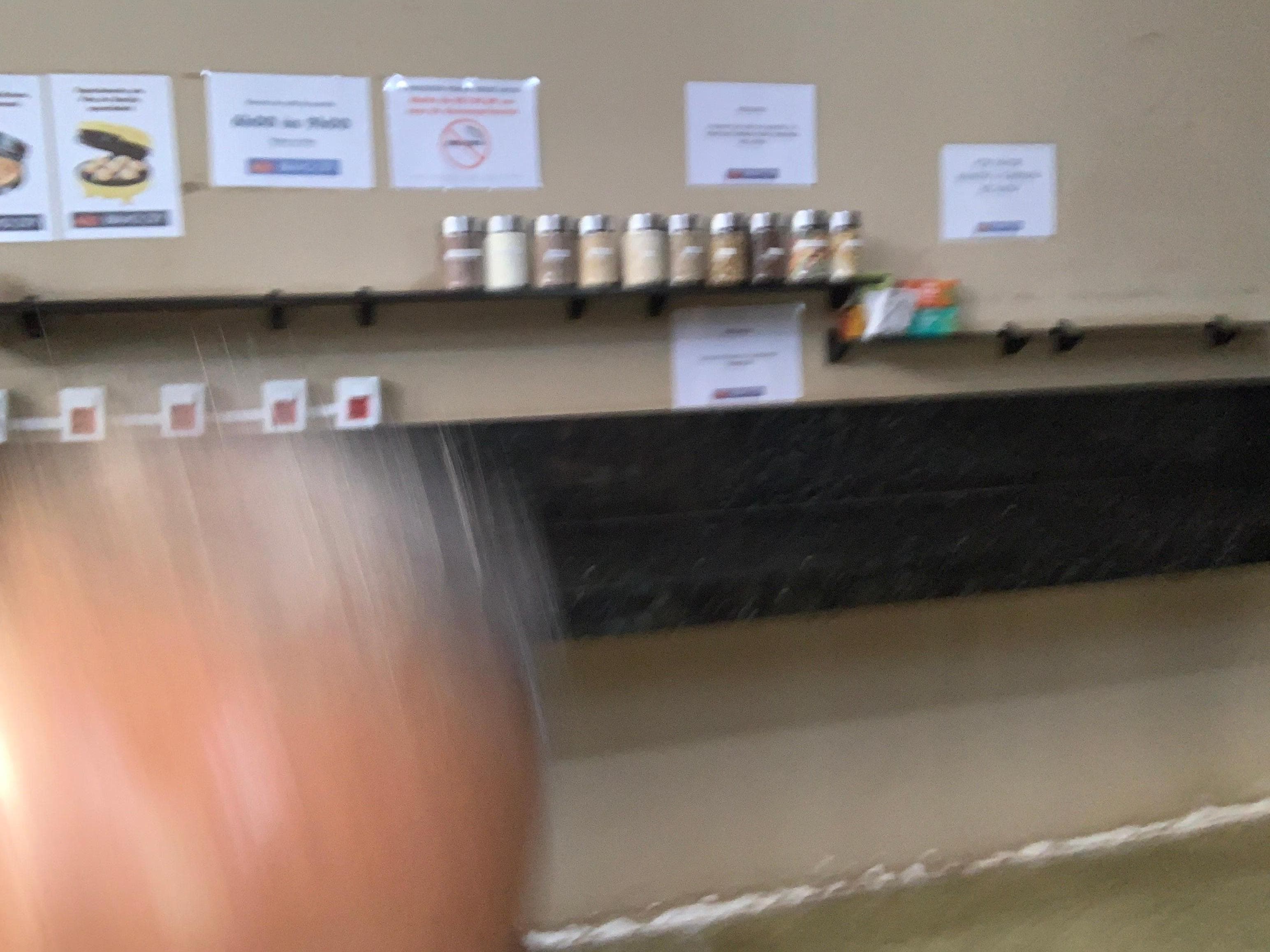 Café da manhã é removido 9h sem pedir licença, humilhante para os hospedes!