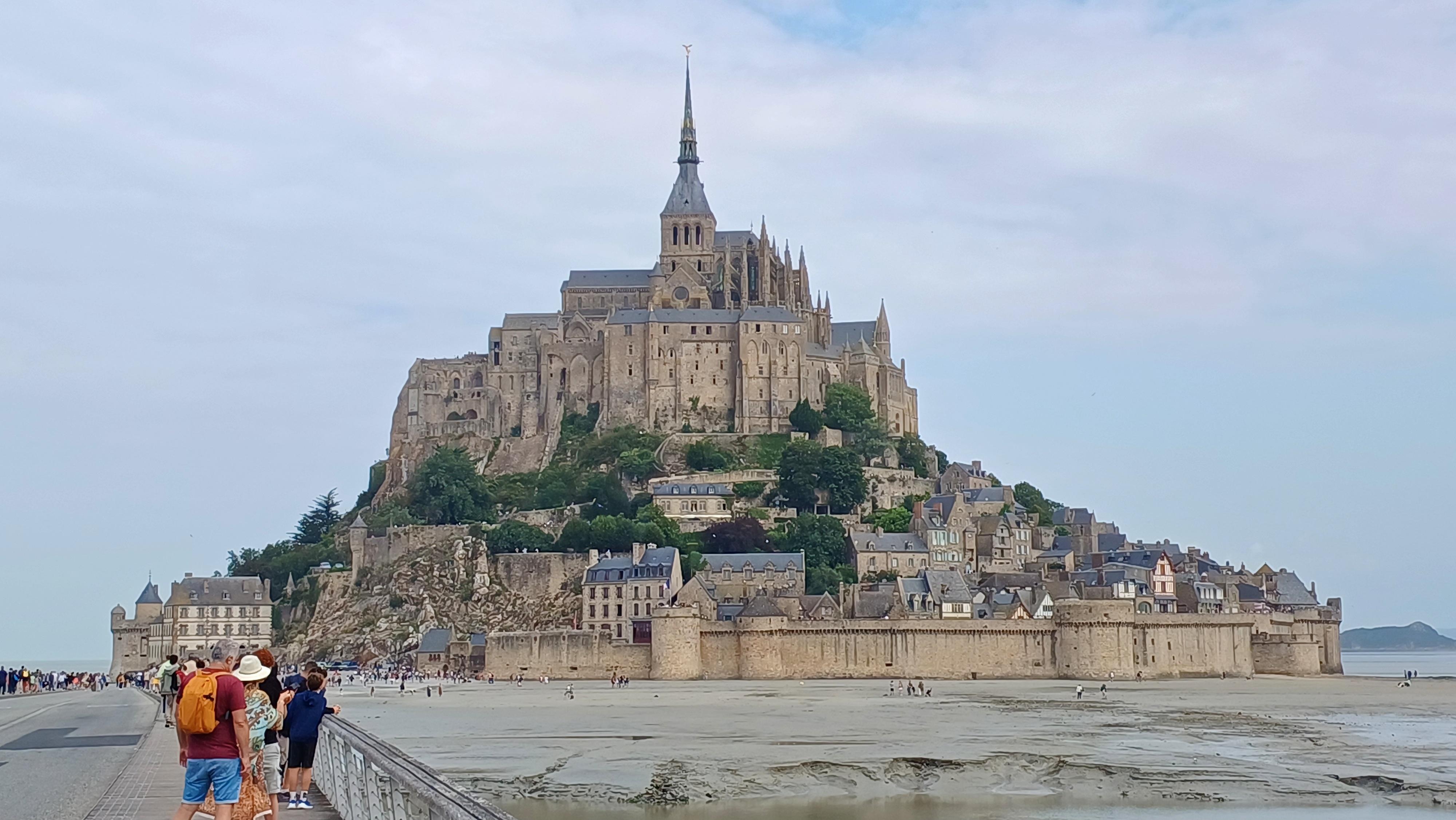 VISITE O MONT ST. MICHEL. É O LUGAR MAIS BONITO DO MUNDO
