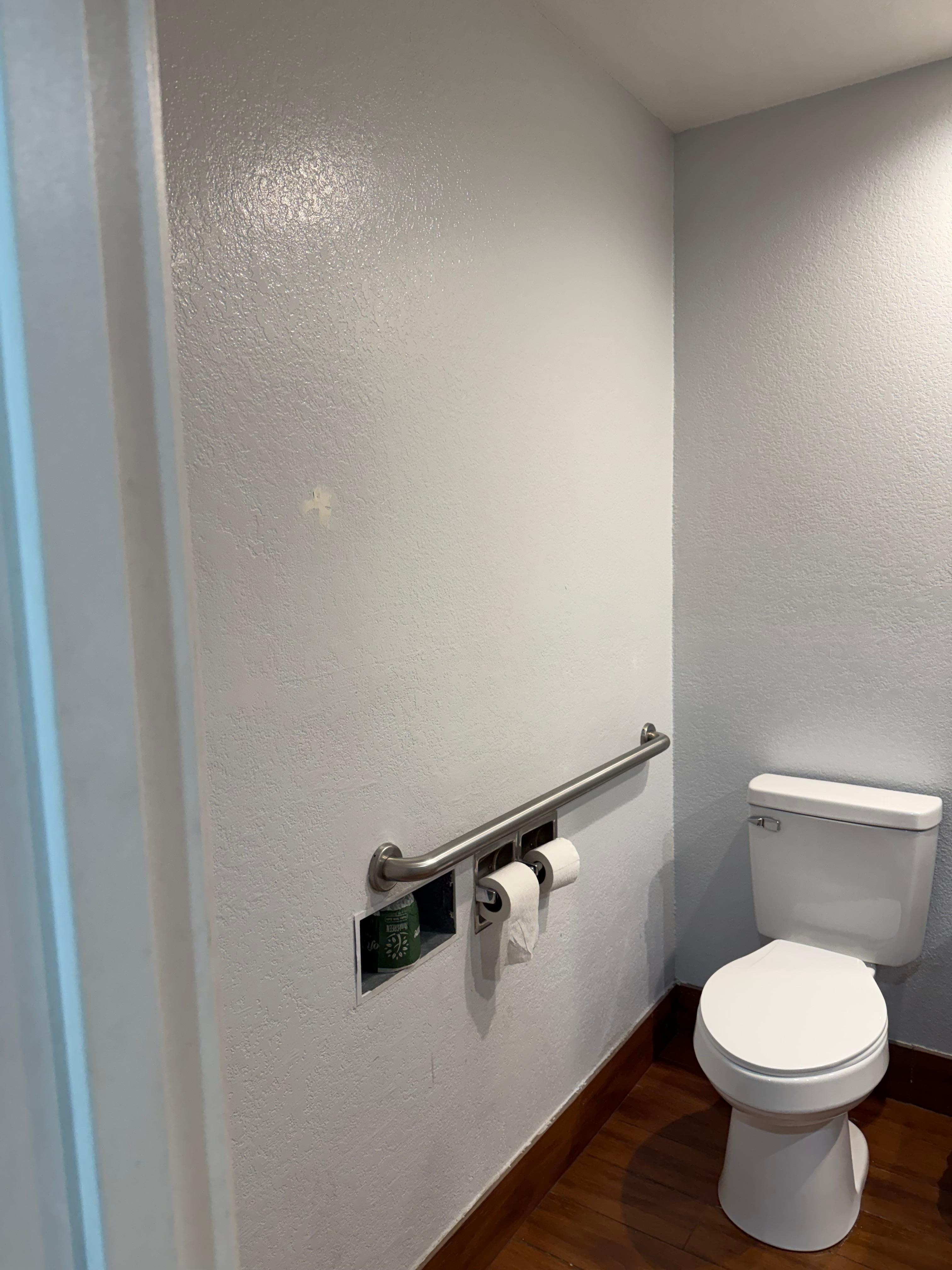 No place to hang a towel.