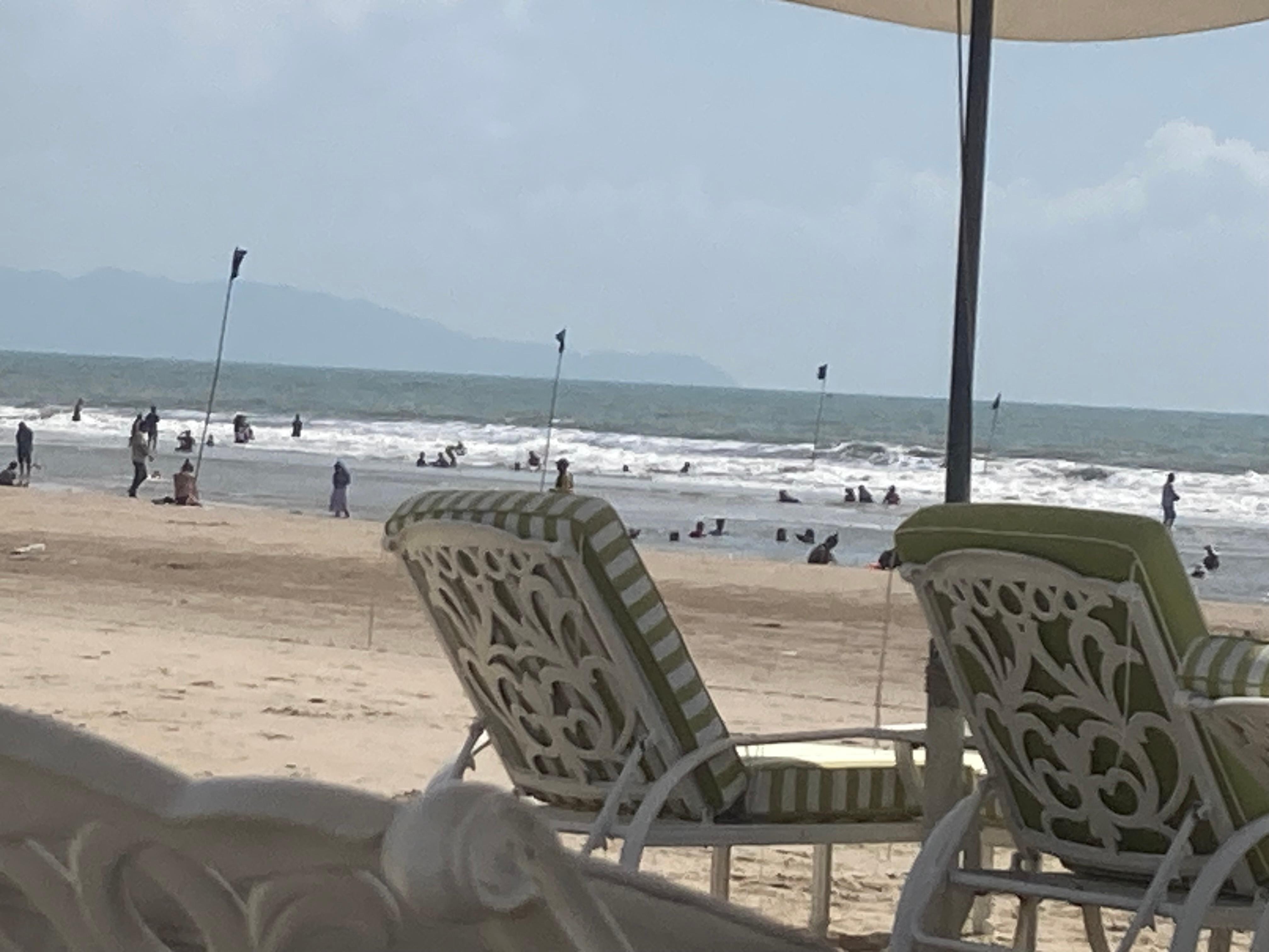 The Imperial Beach chairs . We stayed four days and even on the busy days there were always many available simply by giving room #
