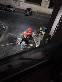 Work outside the hotel at 11pm but was not willing to help.