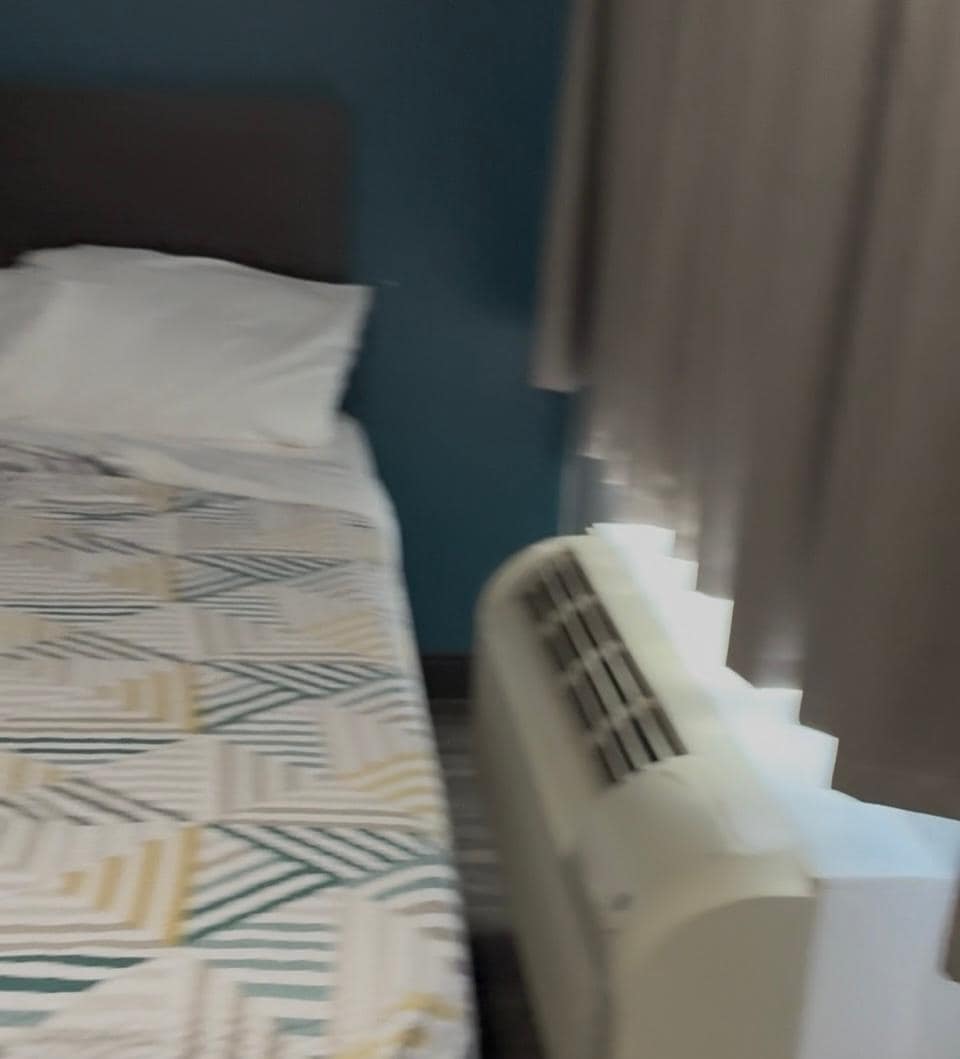 Air conditioner seemed to be working good on heat and fan. 