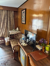 Até o chão é marrom