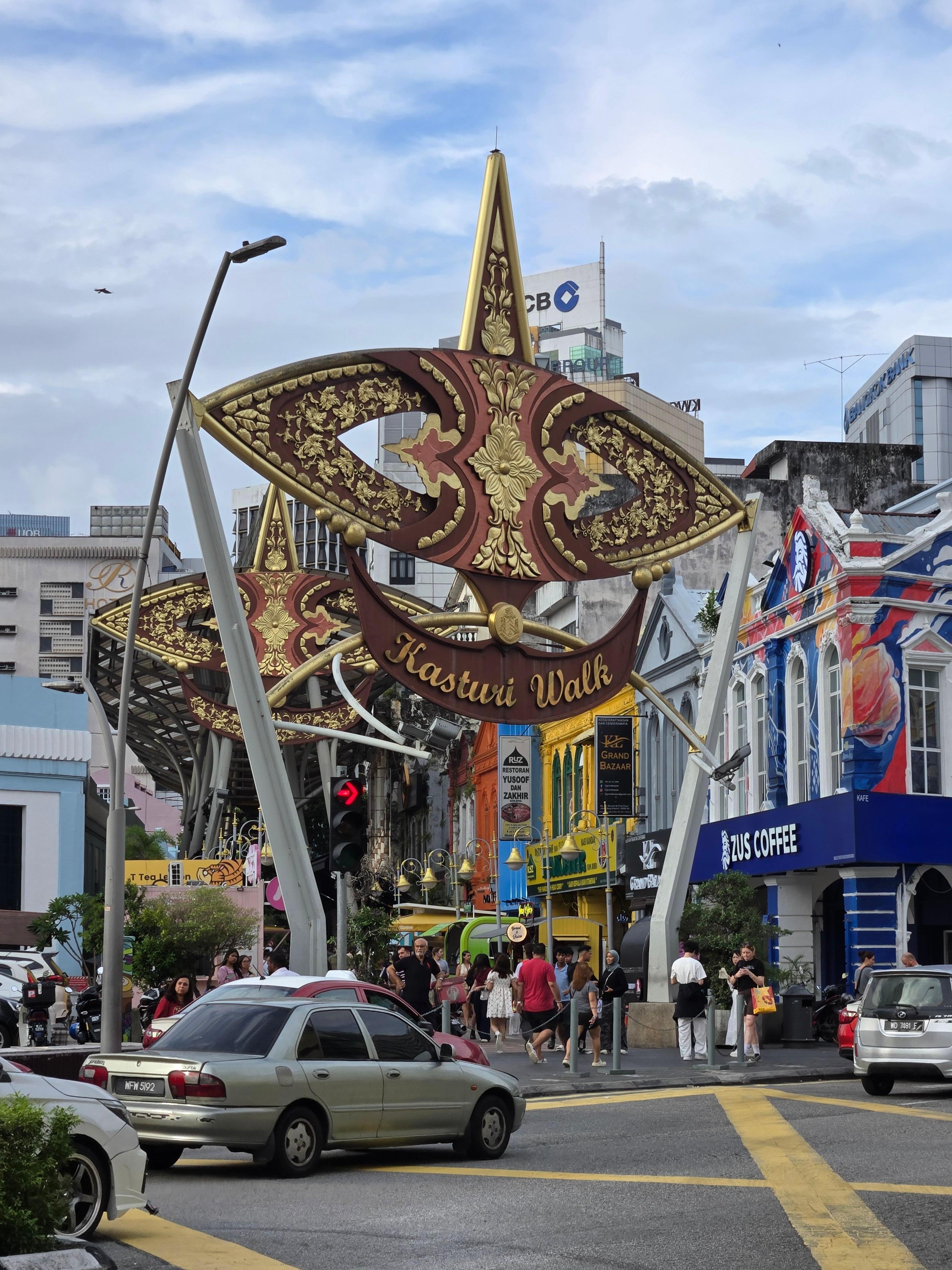 Open air market between hotel and Central Market 