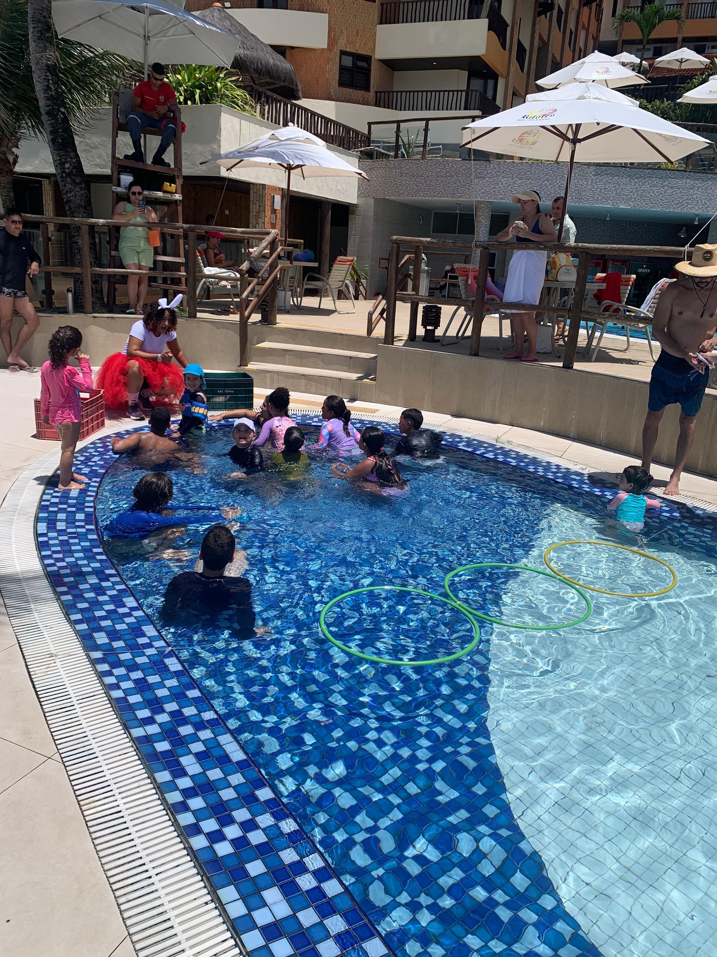 Recreação na piscina