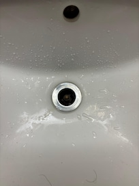 No stopper on the sink.