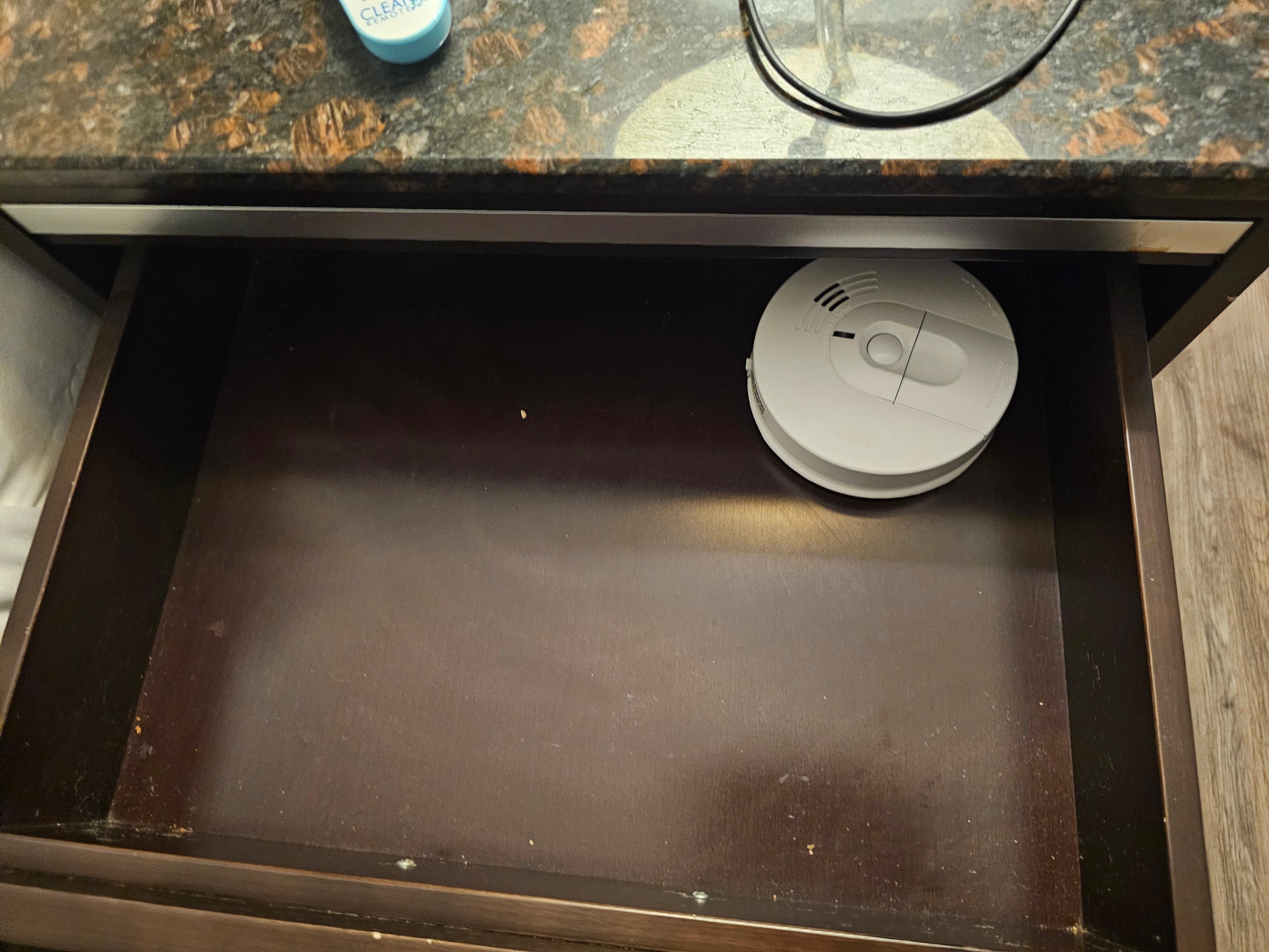 Smoke alarm in a drawer 