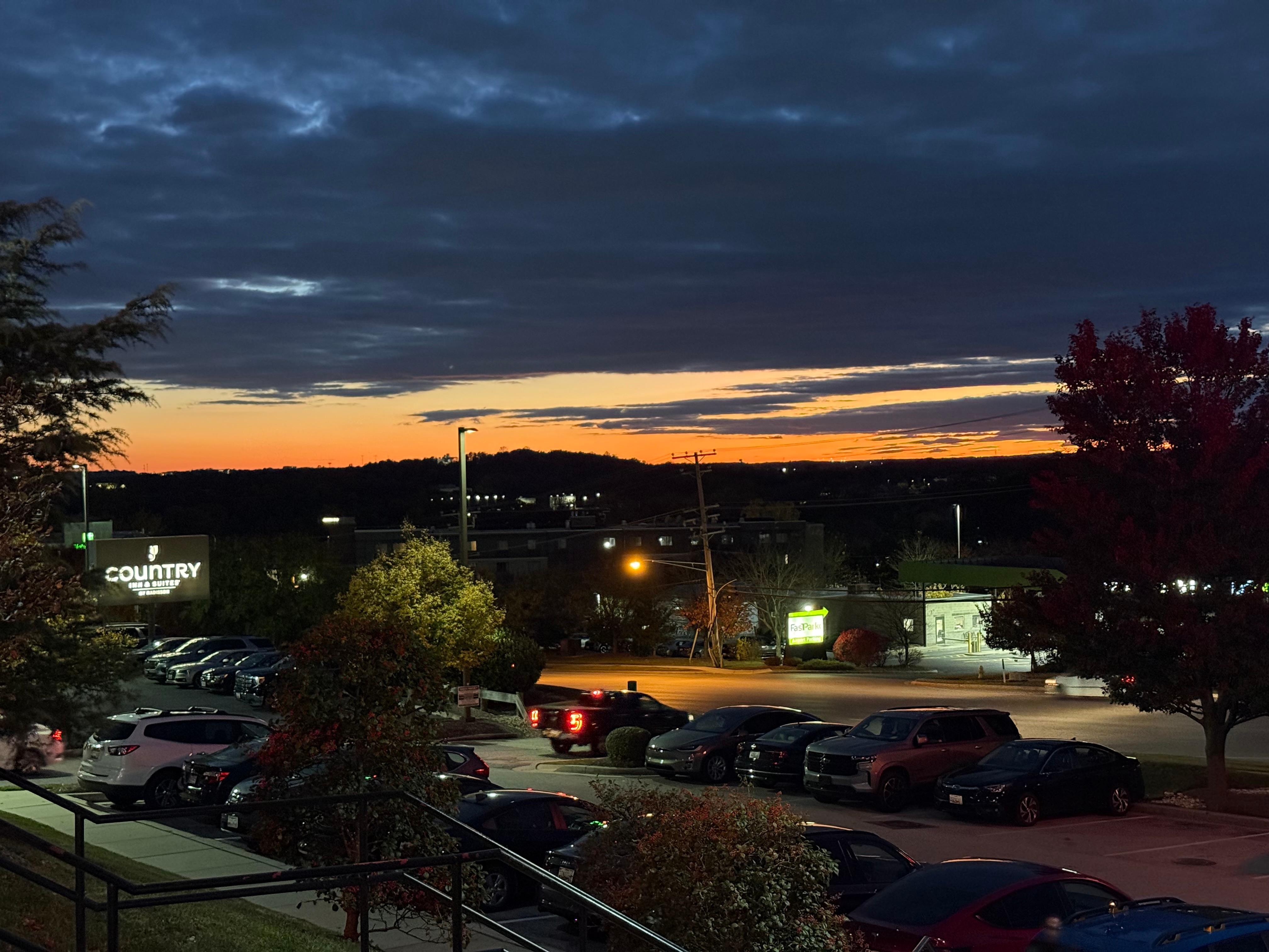 View of western skyline/BWI air traffic from front of hotel (and adjacent Chili’s restaurant parking 