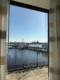 Nice corner suite with a beautiful view.