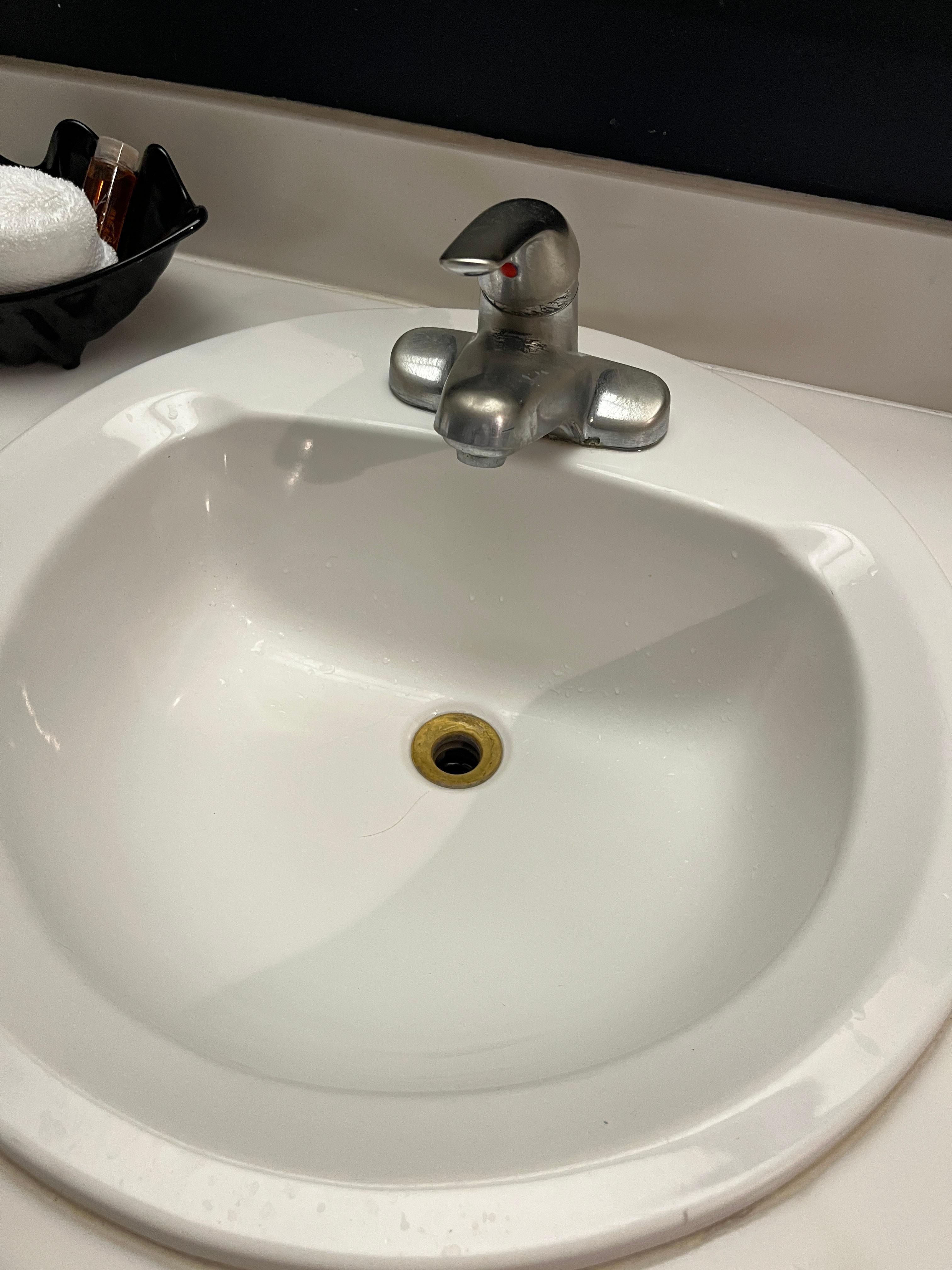 No sink plugs