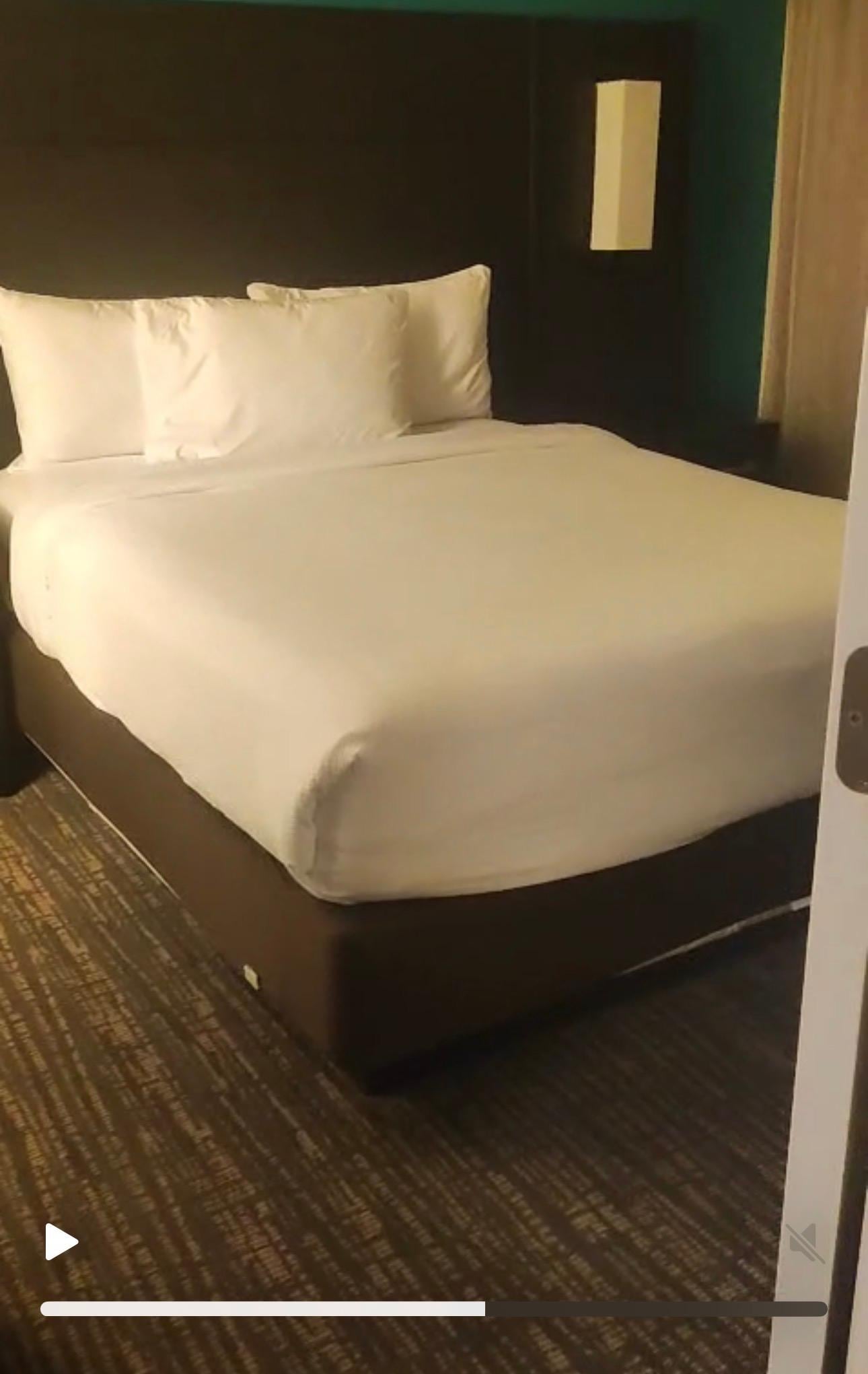 quarto/suíte de casal com cama queen