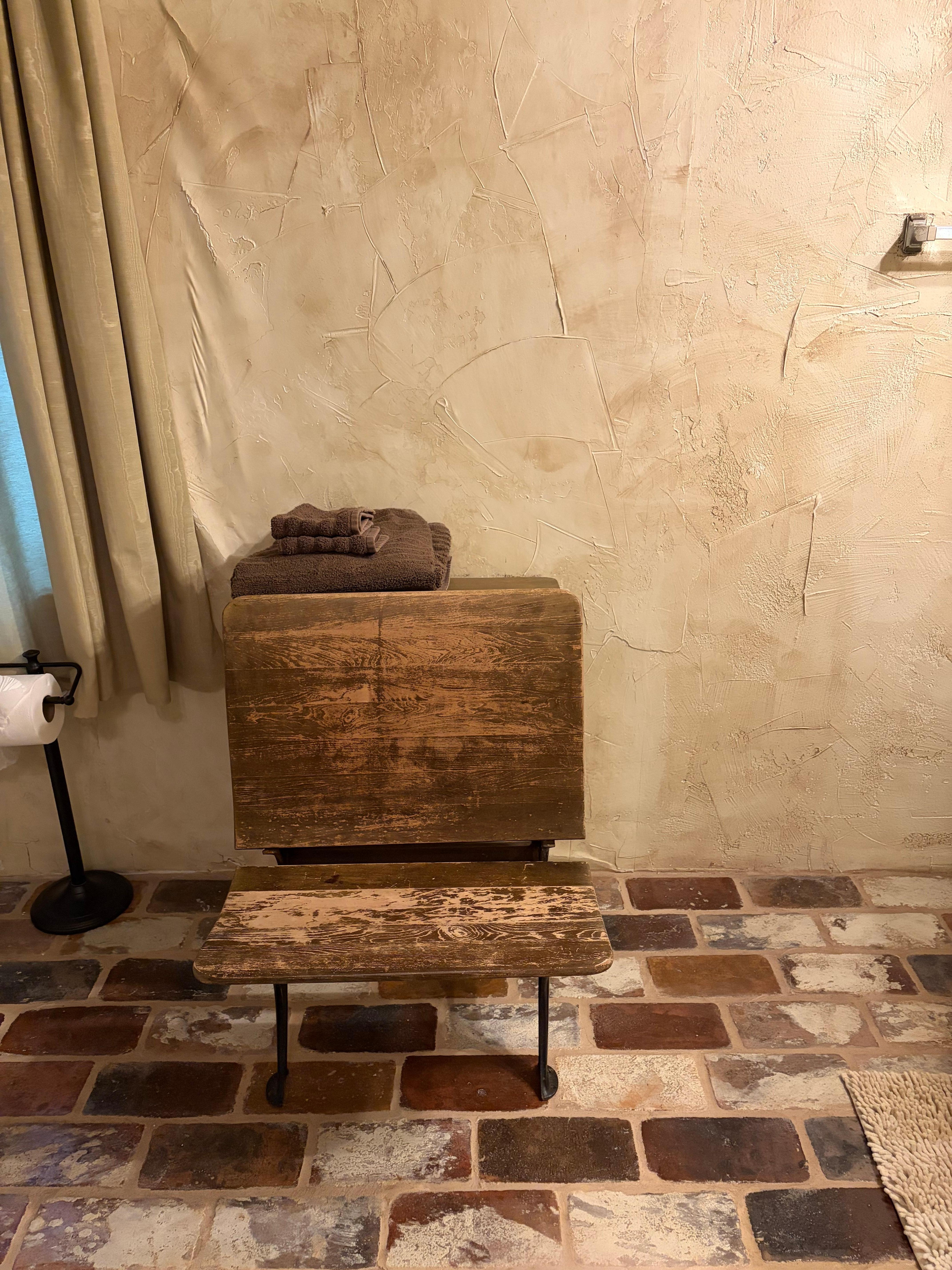 Sitting place to put on shoes