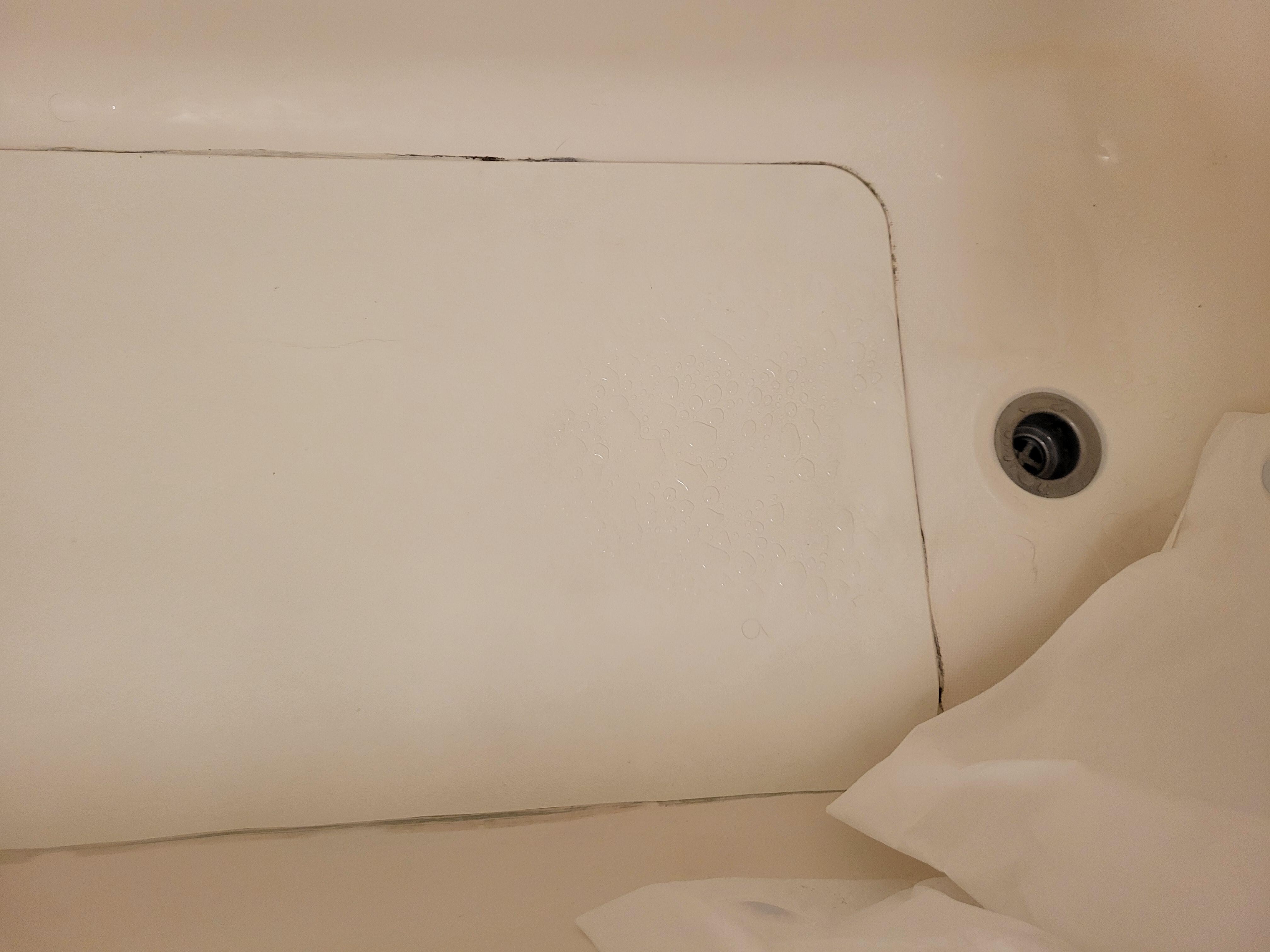 Ring around the tub and mold around the bath mat