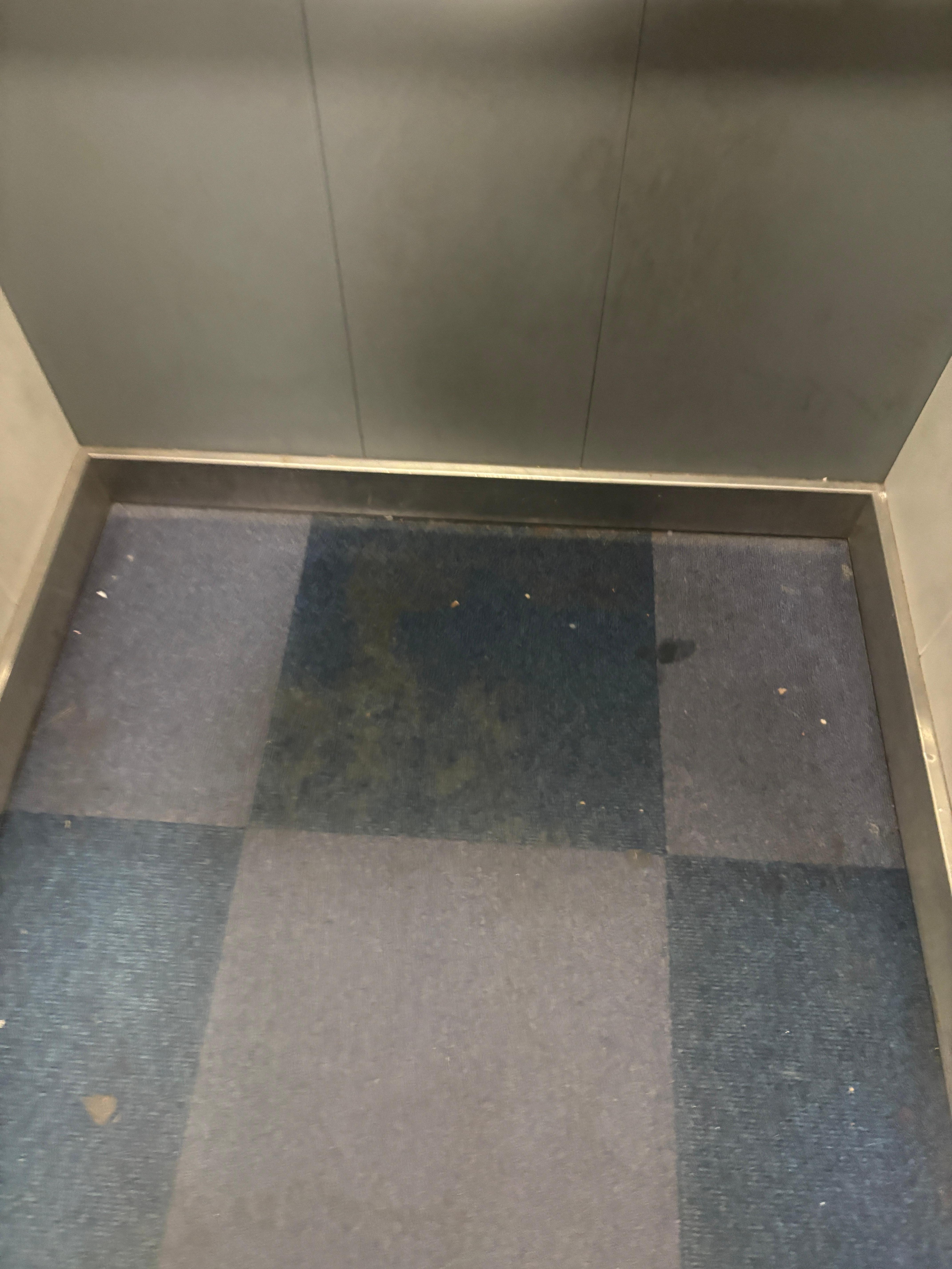 Lift floor 