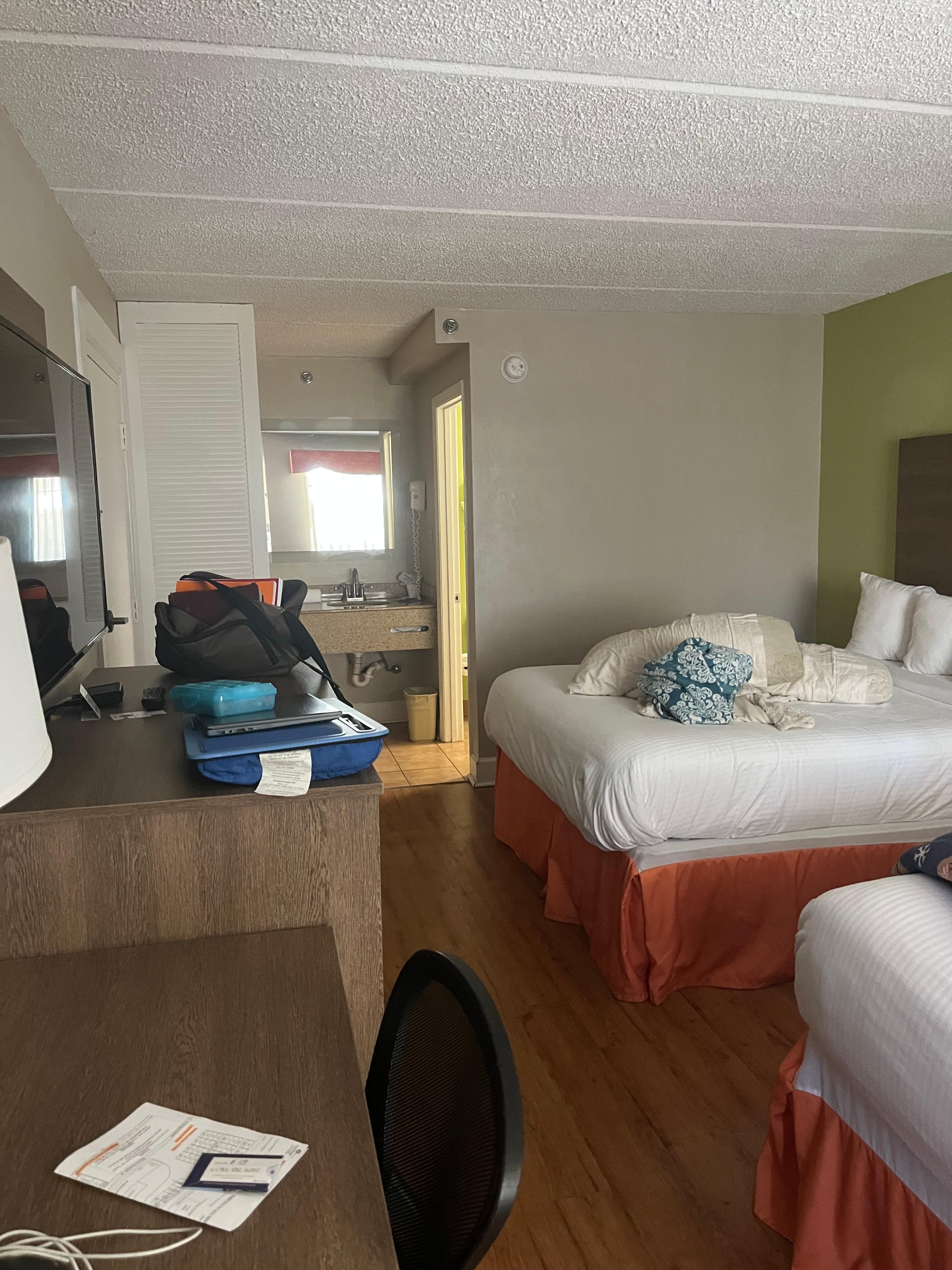 Smelled great coming in, clean room and the air worked great