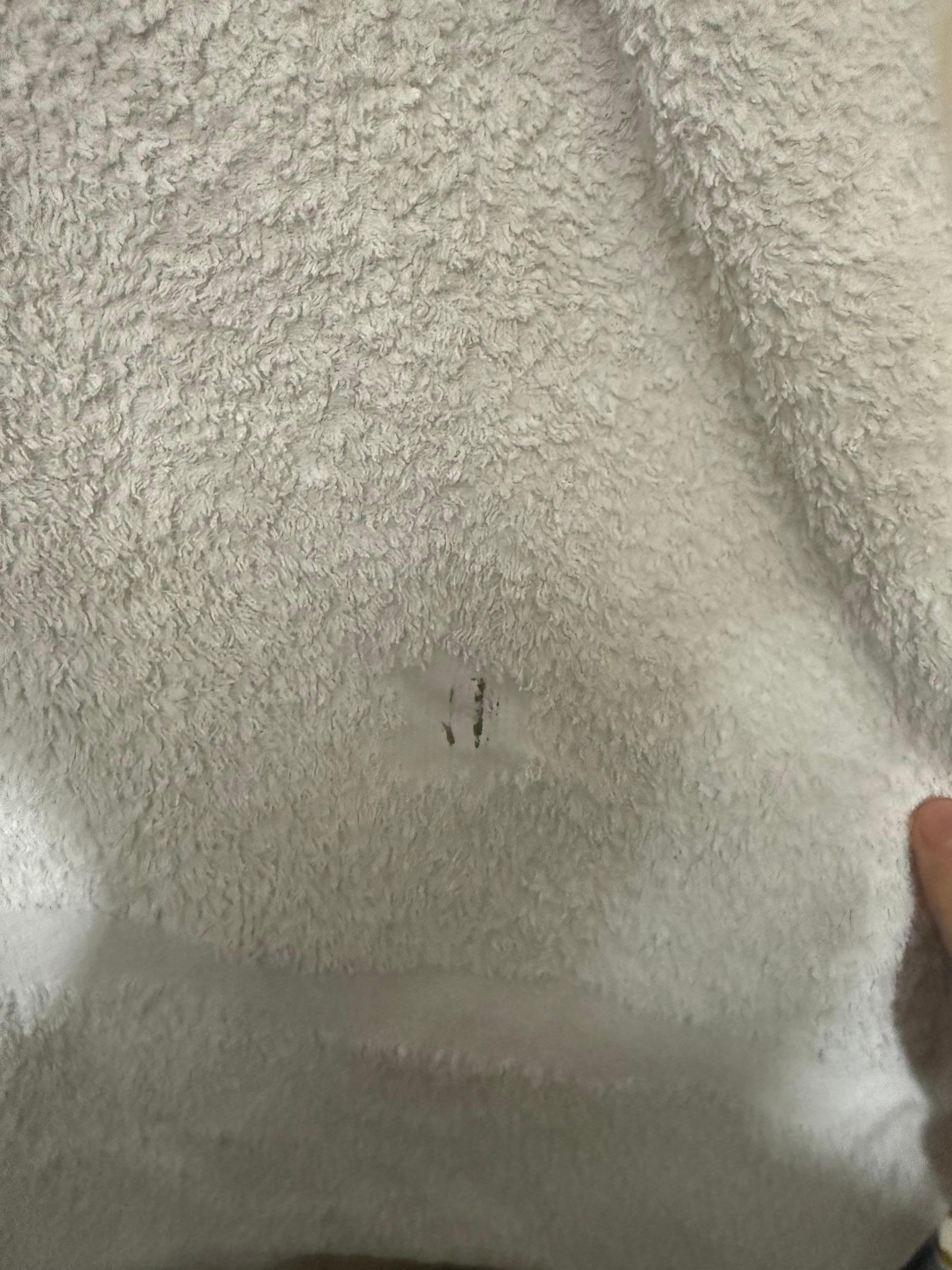 Toallas viejas, percudidas y hasta rotas. 