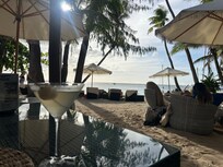 The lychee martini was undrinkable. Made with something other than vodka (or even gin).