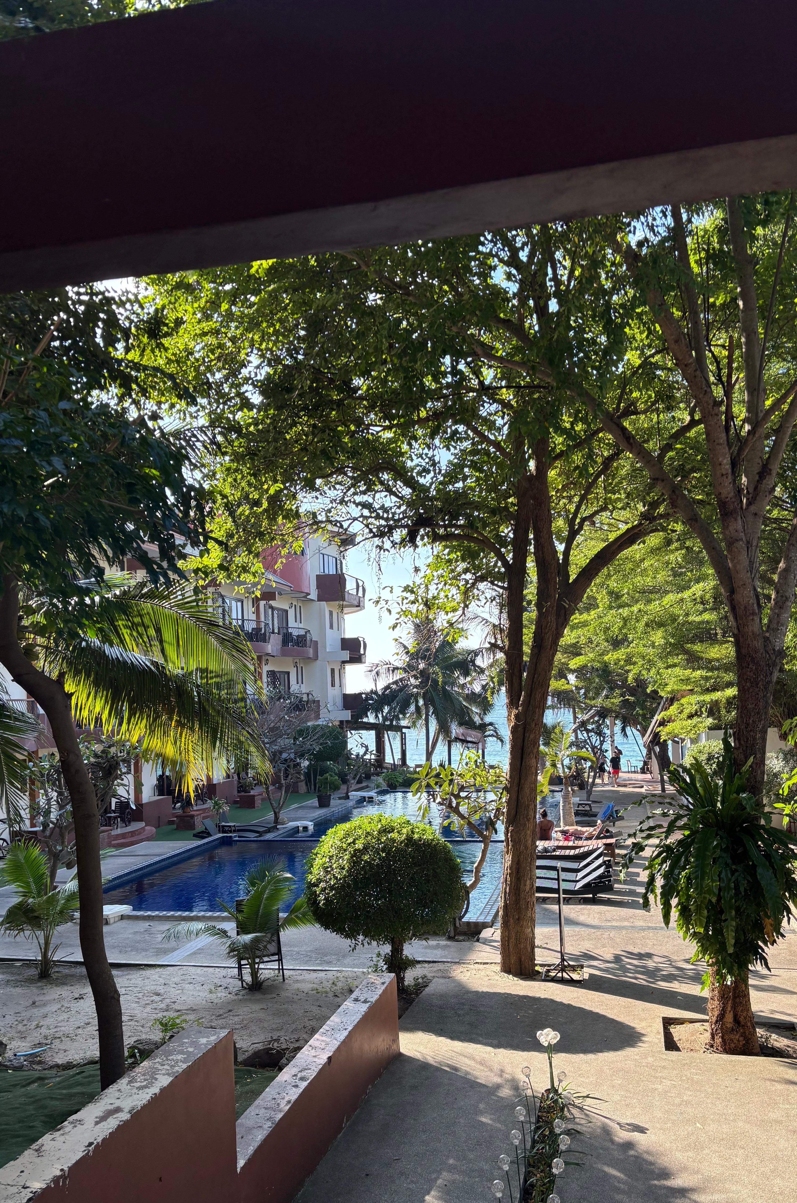 Området mellom hotellene. 