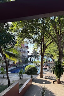 Området mellom hotellene.