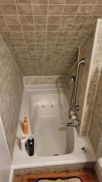 Bathtub in a hole - civil war room