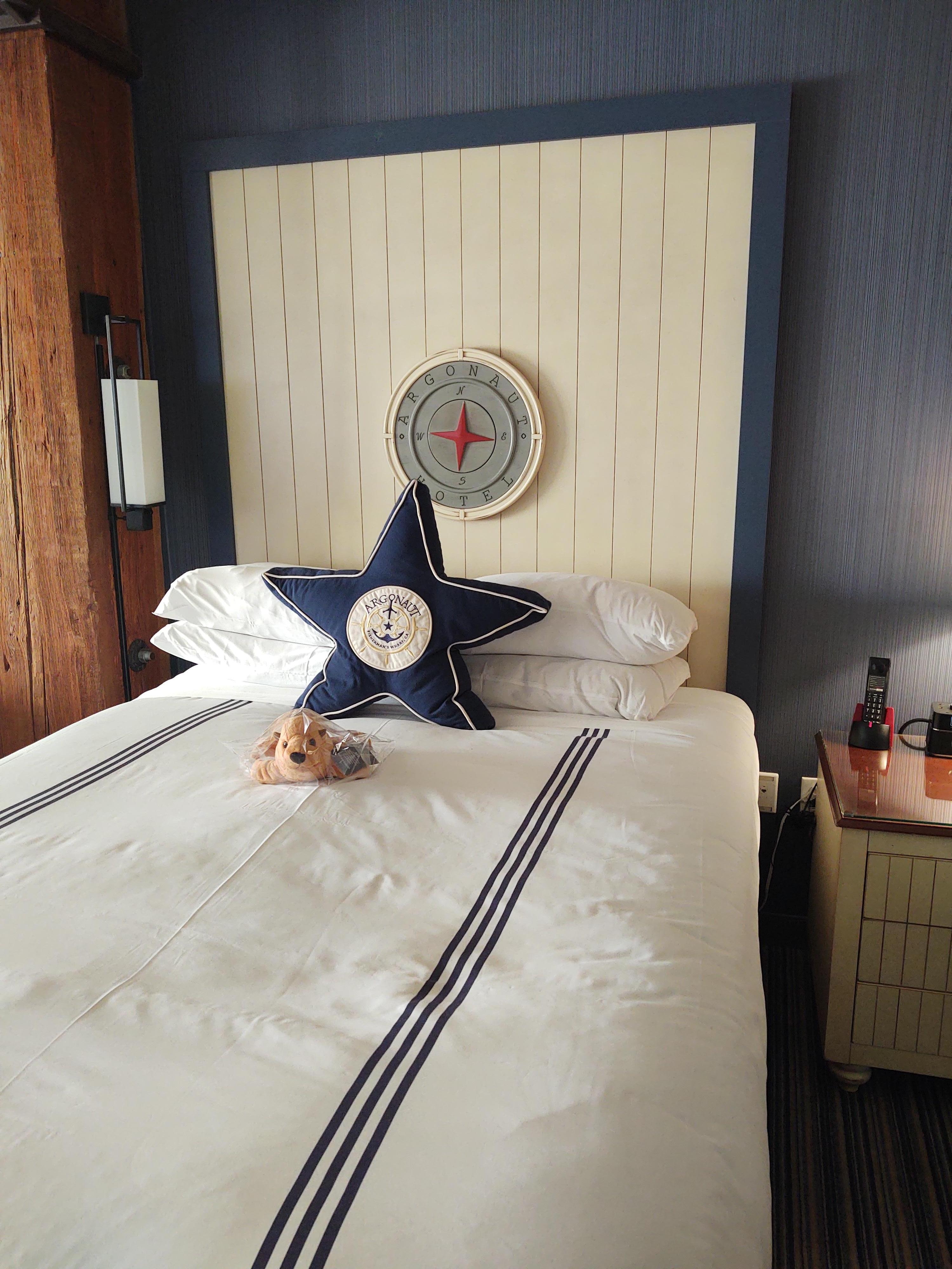 Comfortable queen bed. 