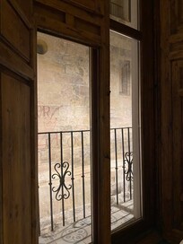 Fantastiskt med närhet till den genuina stadskärnan.