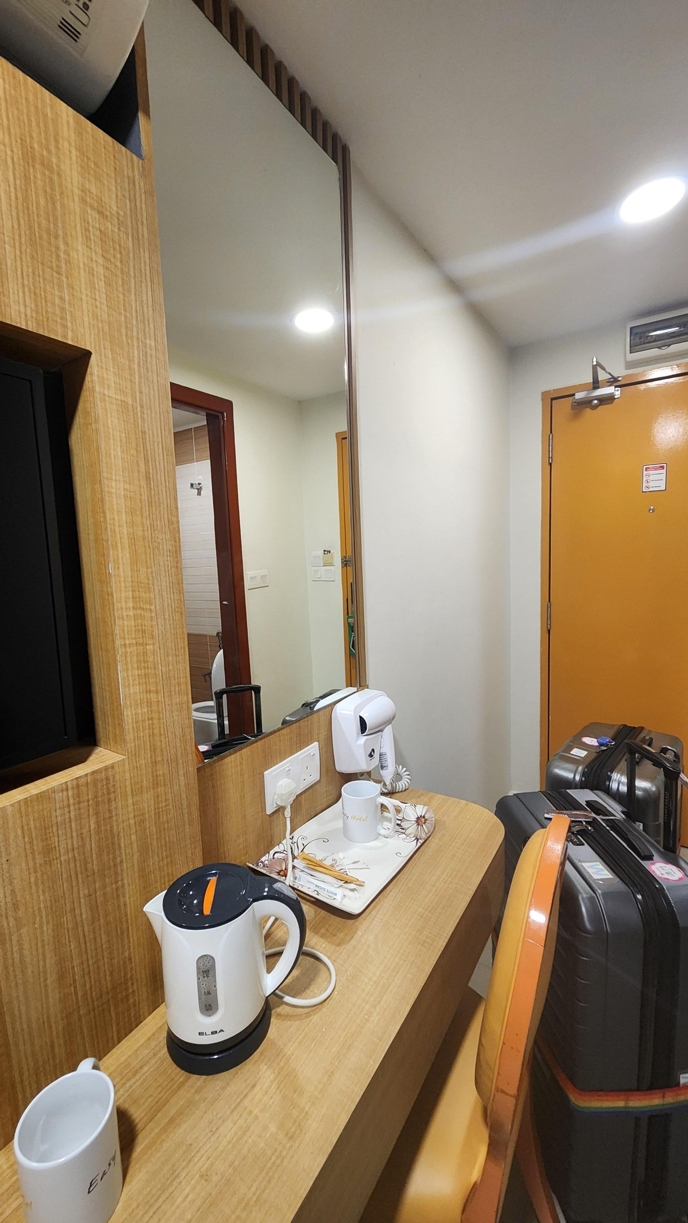 Entrance and coffee station 