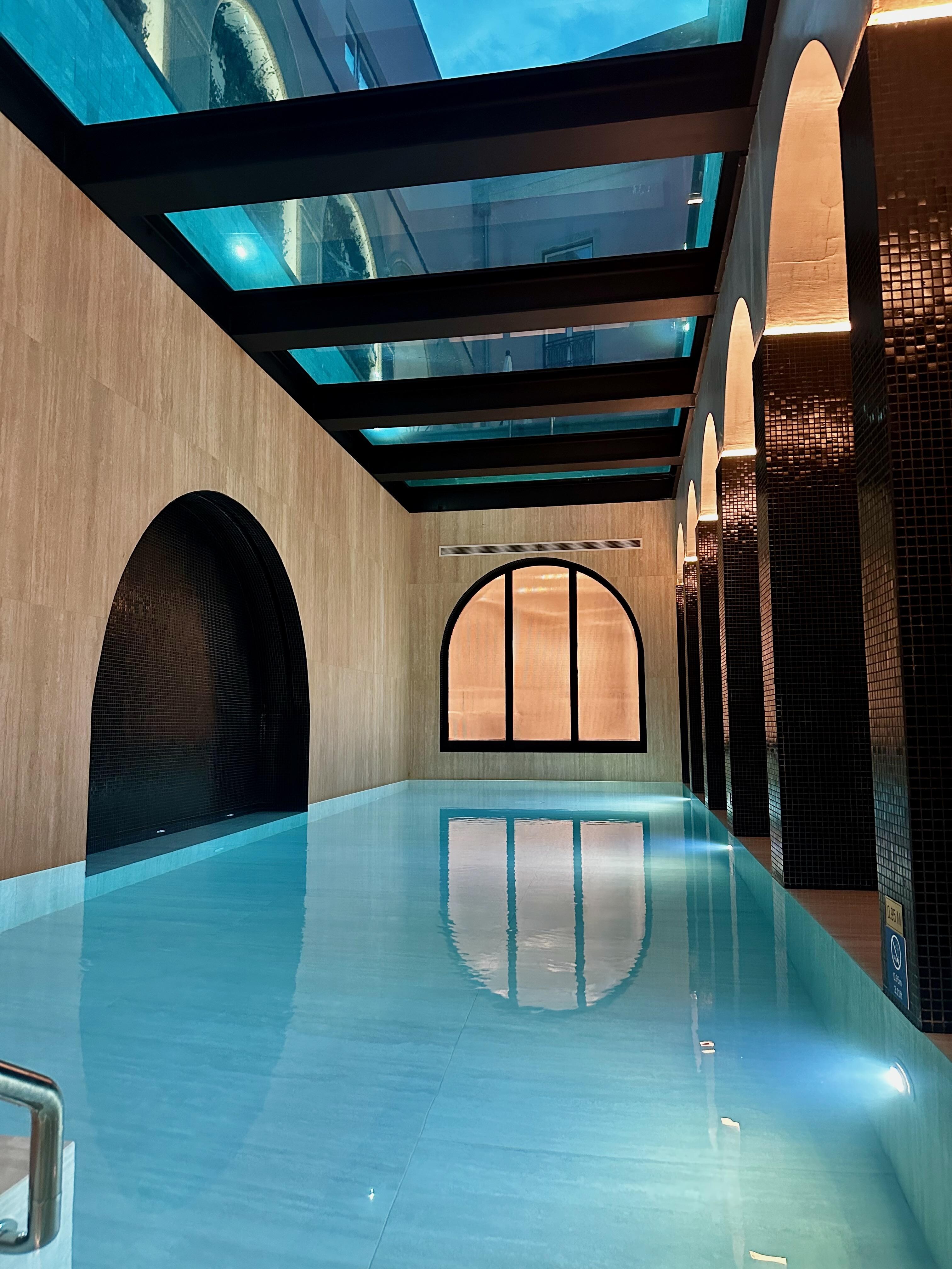 Piscina coberta e quentinha