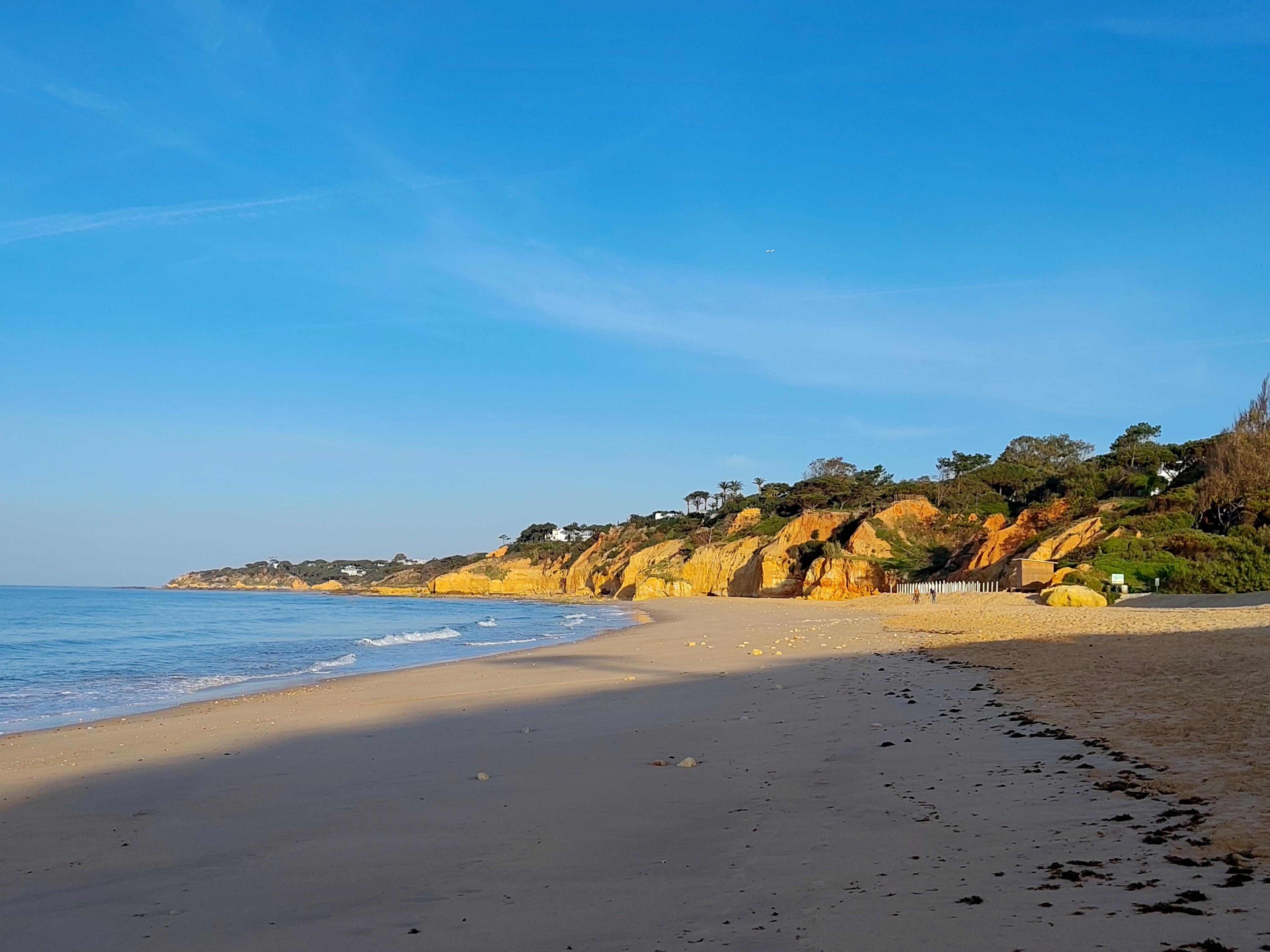 Strand unterhalb des Hotels
